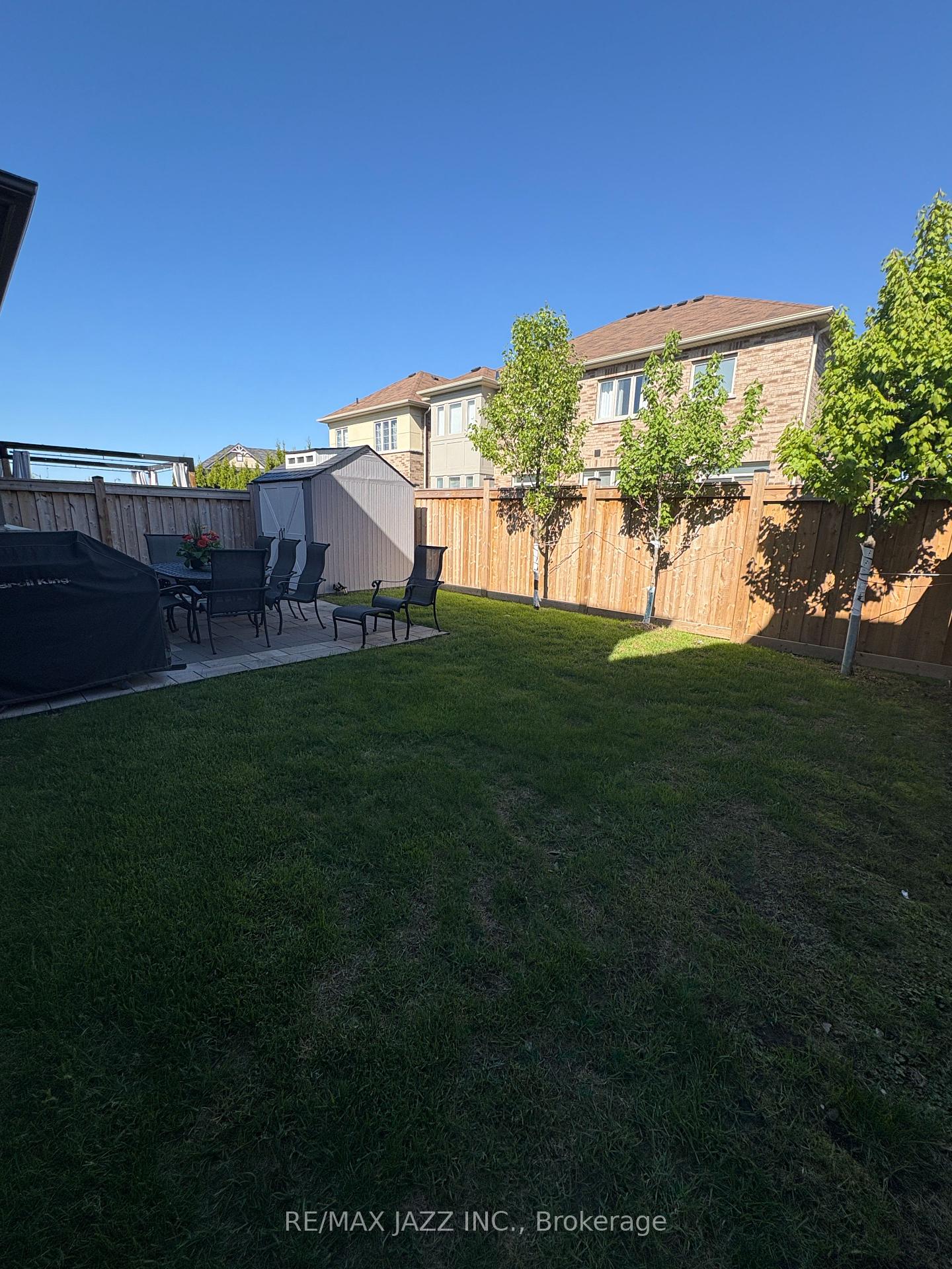 208 Frederick Pearson Street, East Gwillimbury, ON L9N 0Y9