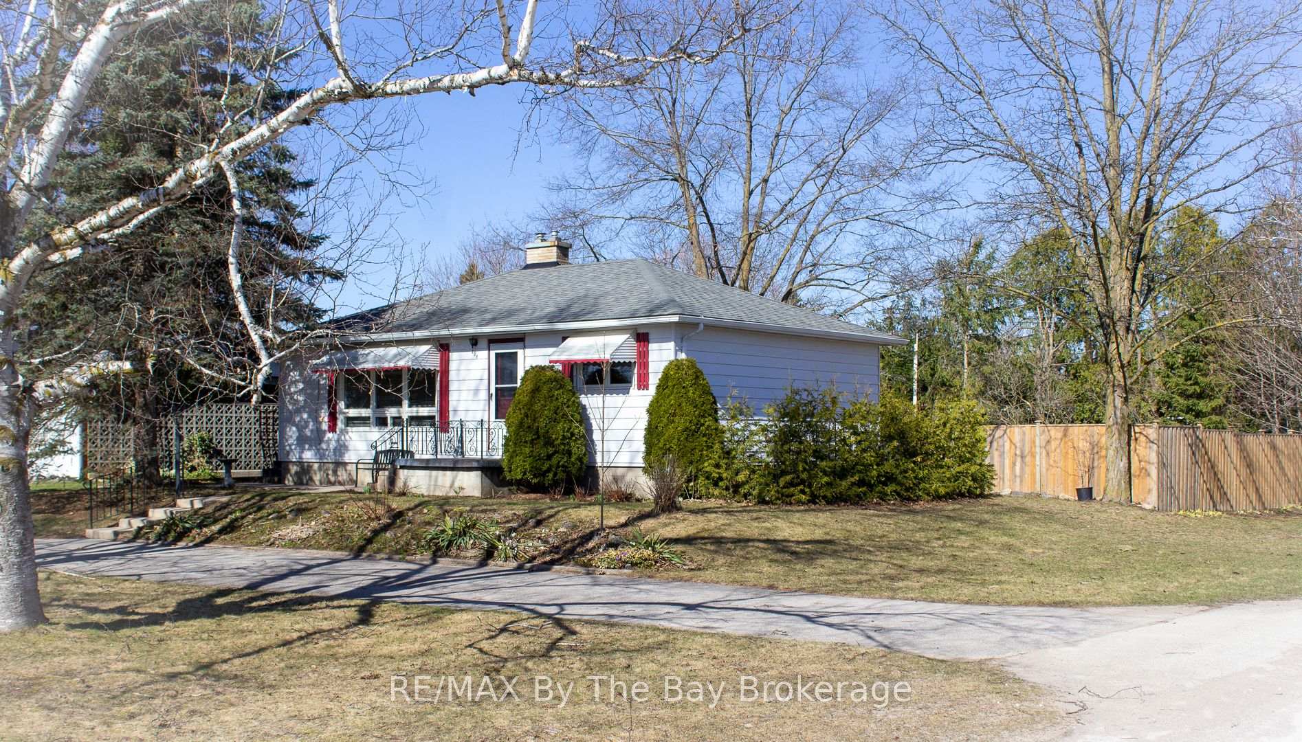 208 Jane Street, Clearview, ON L0M 1S0