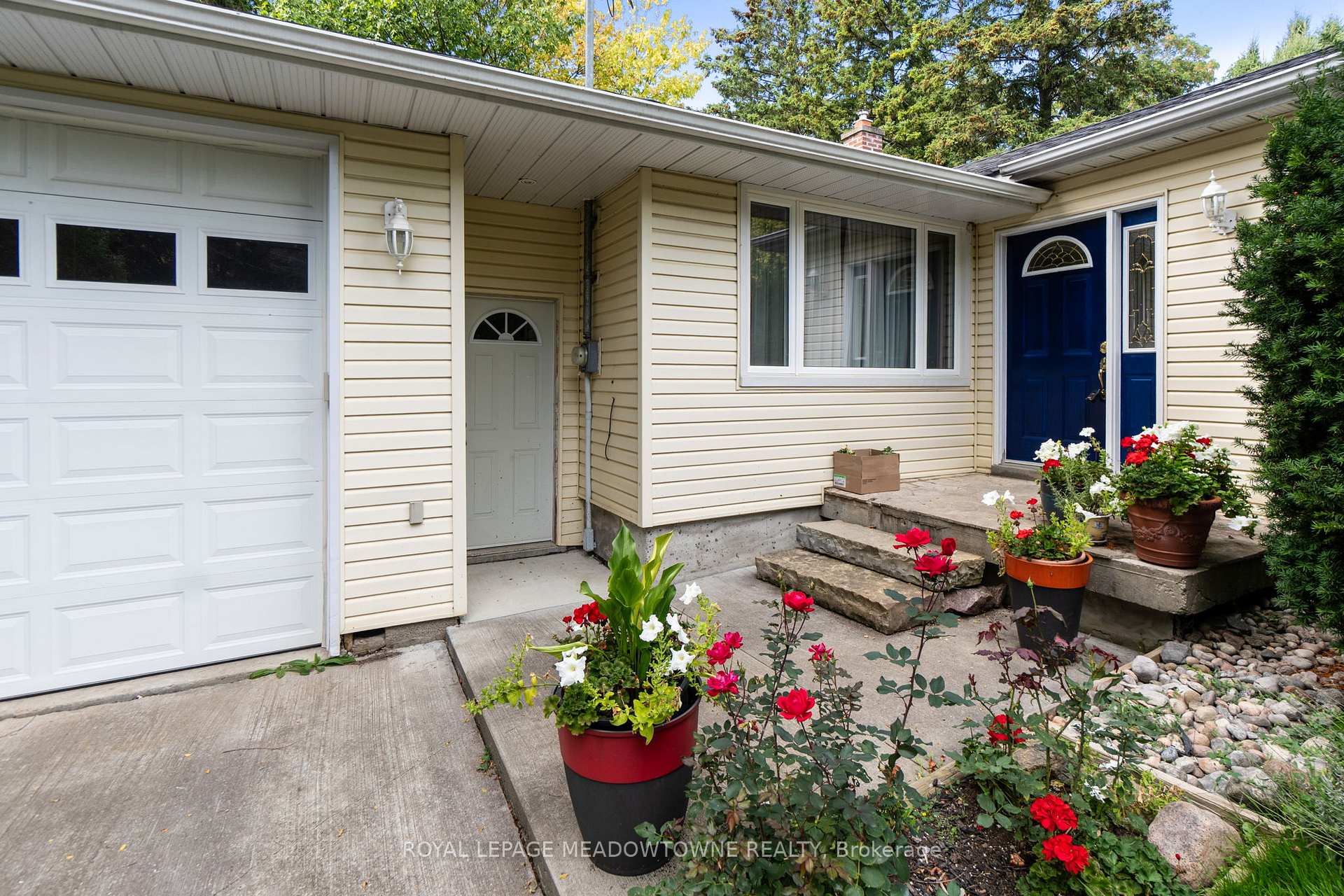 208 Martin Street, King, ON L7B 1J5