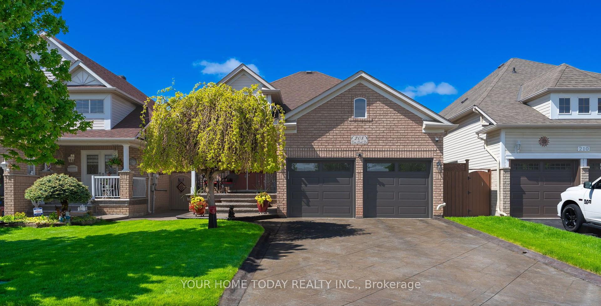 208 Van Scott Drive, Brampton, ON L7A 1V9