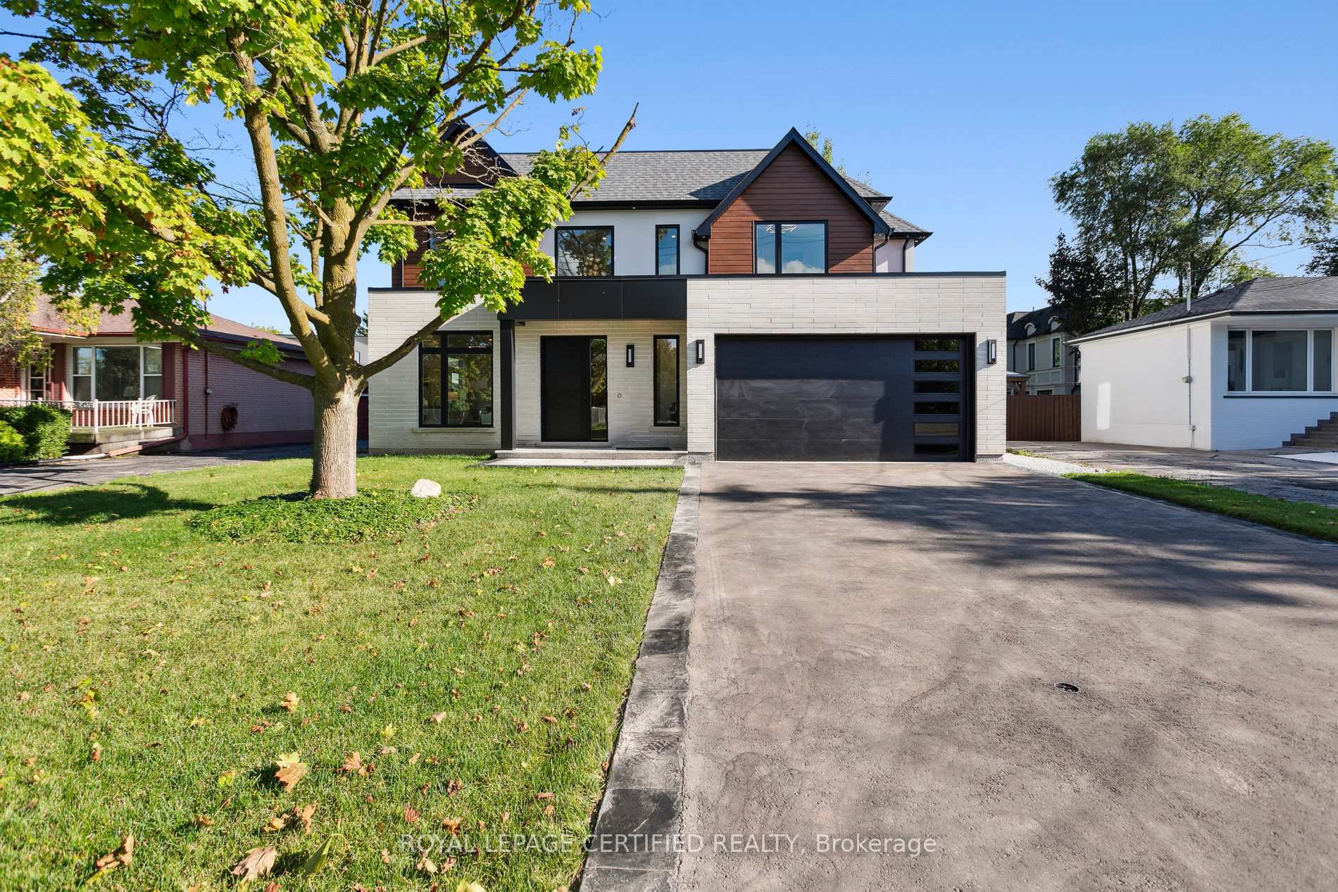 2082 Bridge Road, Oakville, ON L6L 2E9