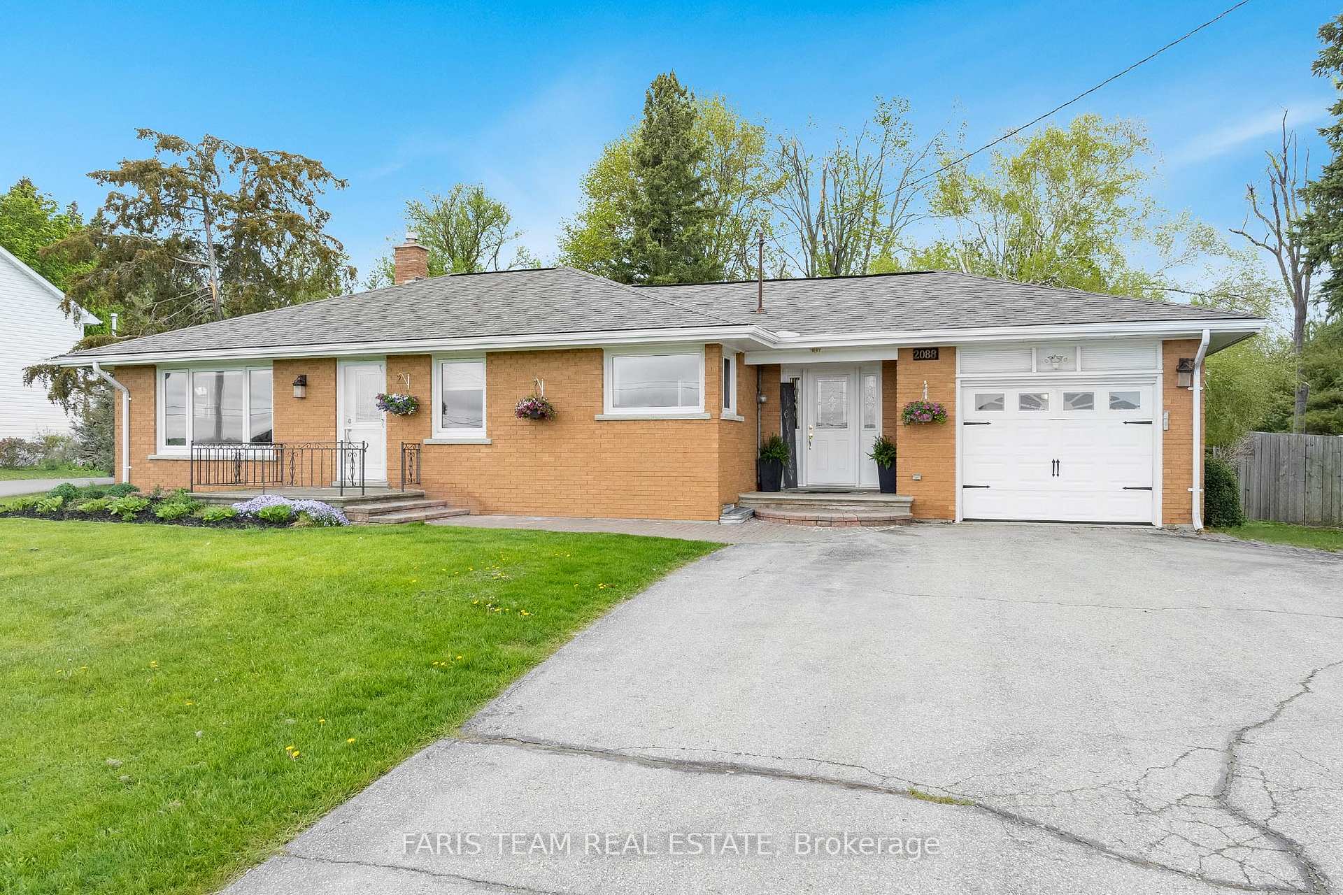 2088 Killarney Beach Road, Innisfil, ON L0L 1W0