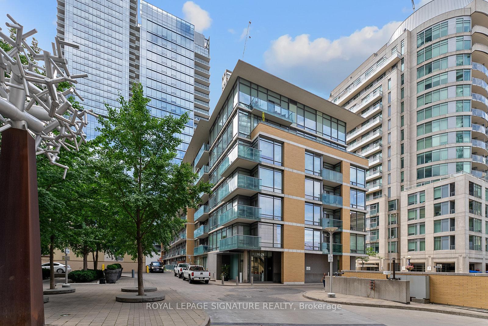 209 - 21 Scollard Street, Toronto, ON M5R 1G1