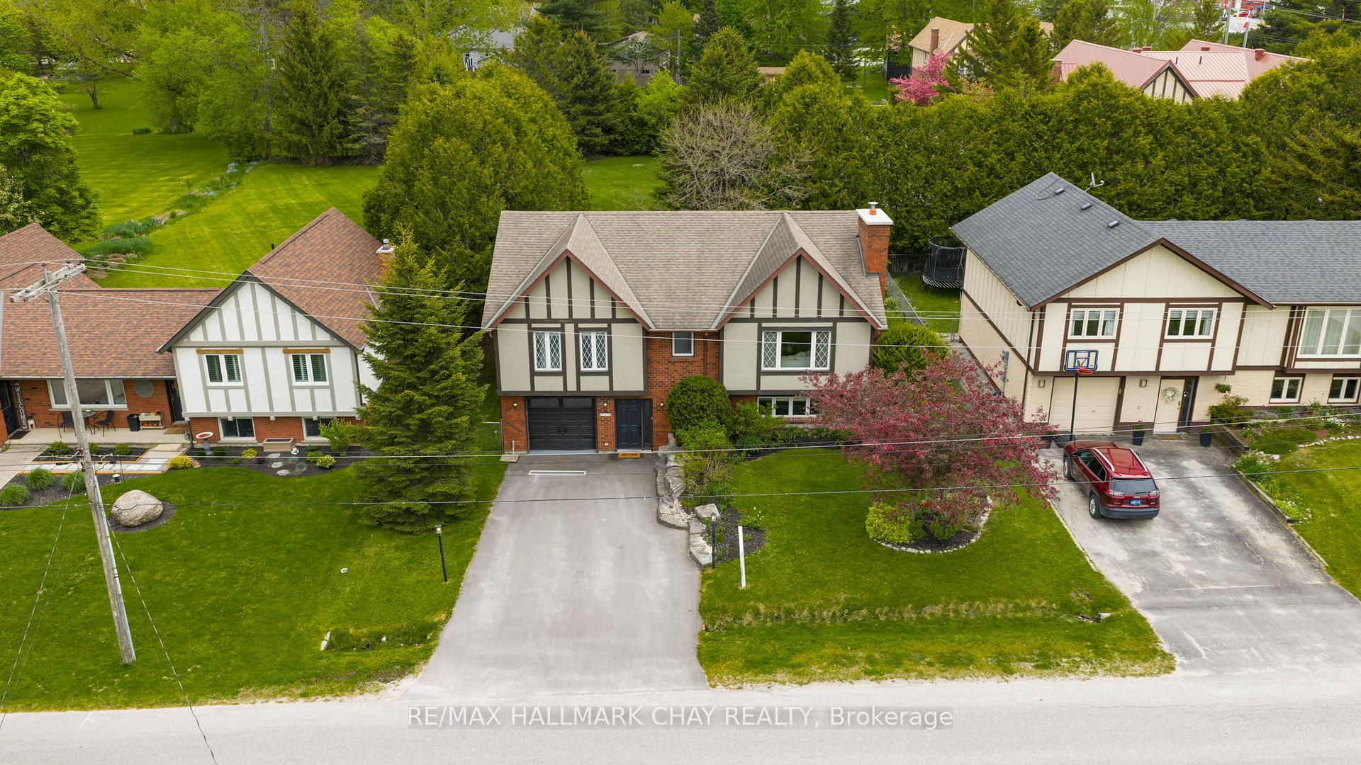 209 Dominion Drive, Clearview, ON L0M 1S0