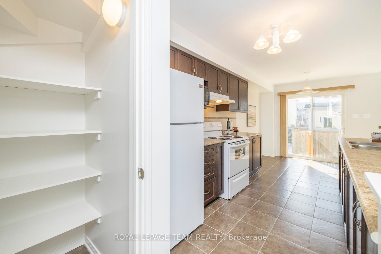 209 Macoun Circle, Hunt Club - South Keys and Area, ON K1T 0H9