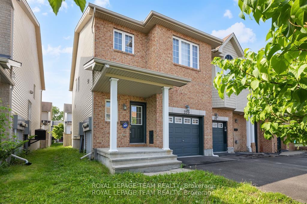 209 Macoun Circle, Hunt Club - South Keys and Area, ON K1T 0H9