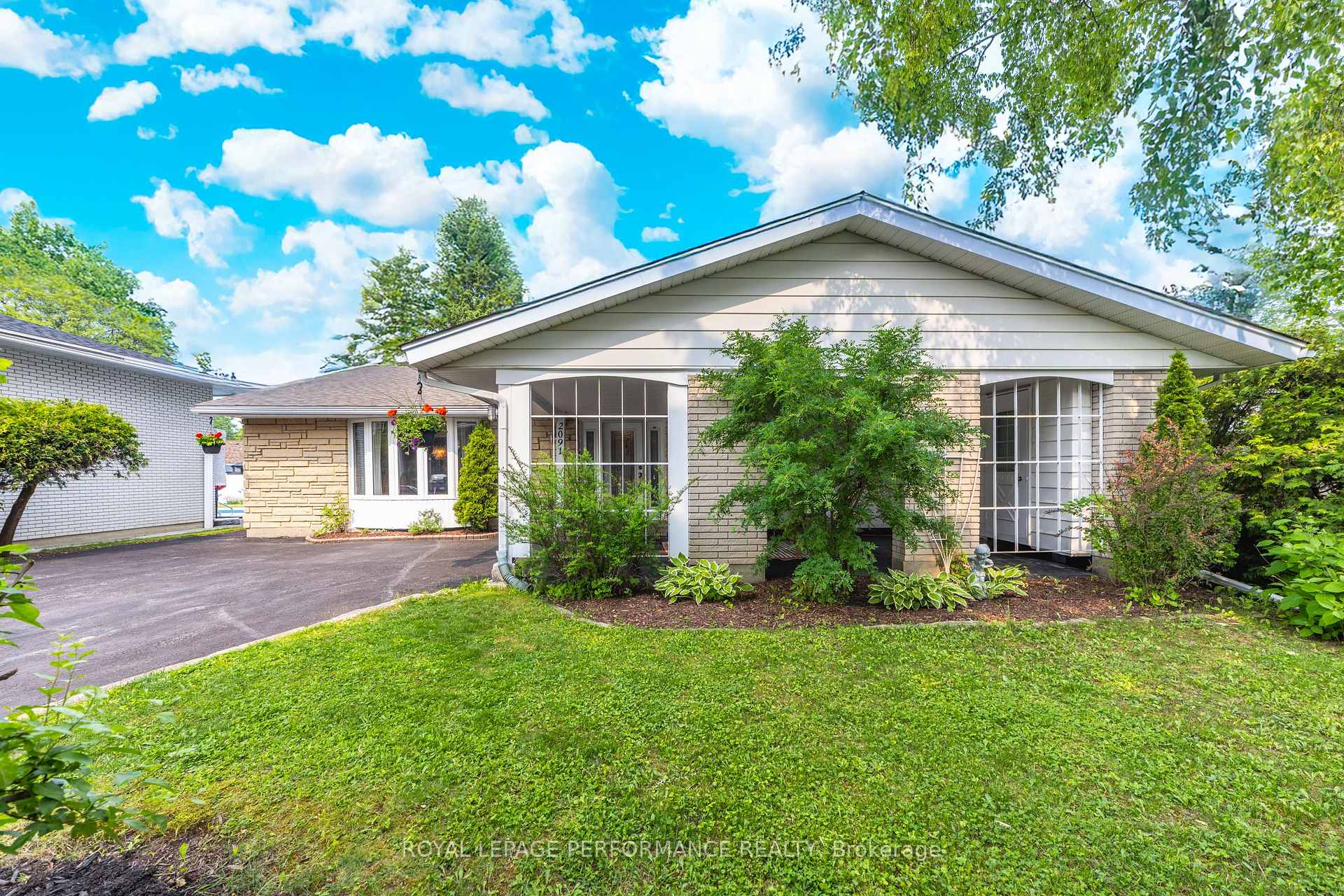 2091 Tawney Road, Elmvale Acres and Area, ON K1G 1B9