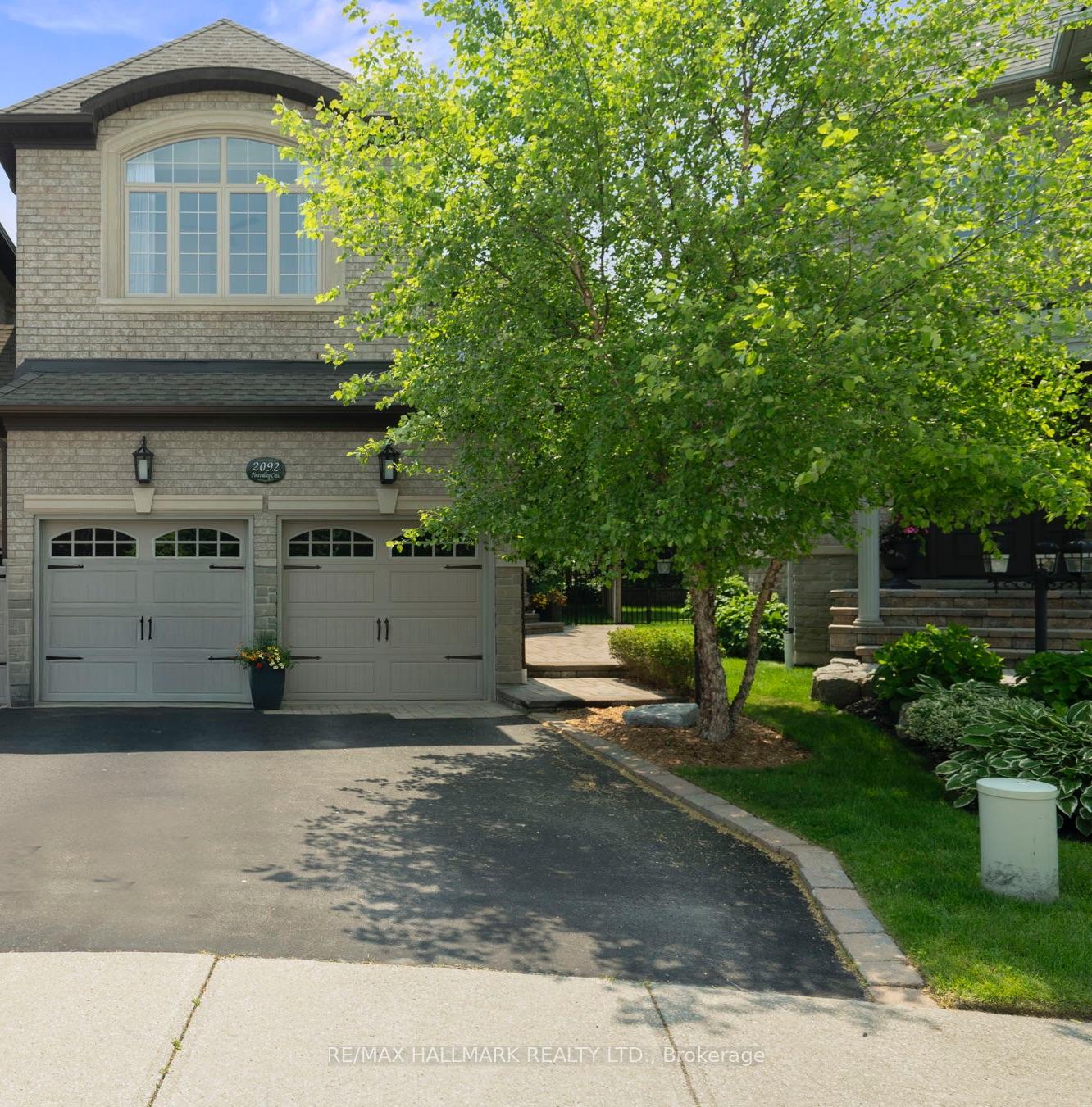 2092 PINEVALLEY Crescent, Oakville, ON L6H 6L8