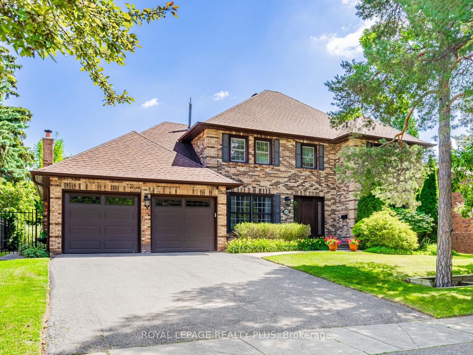 2093 Shawanaga Trail, Mississauga, ON L5H 3Z3