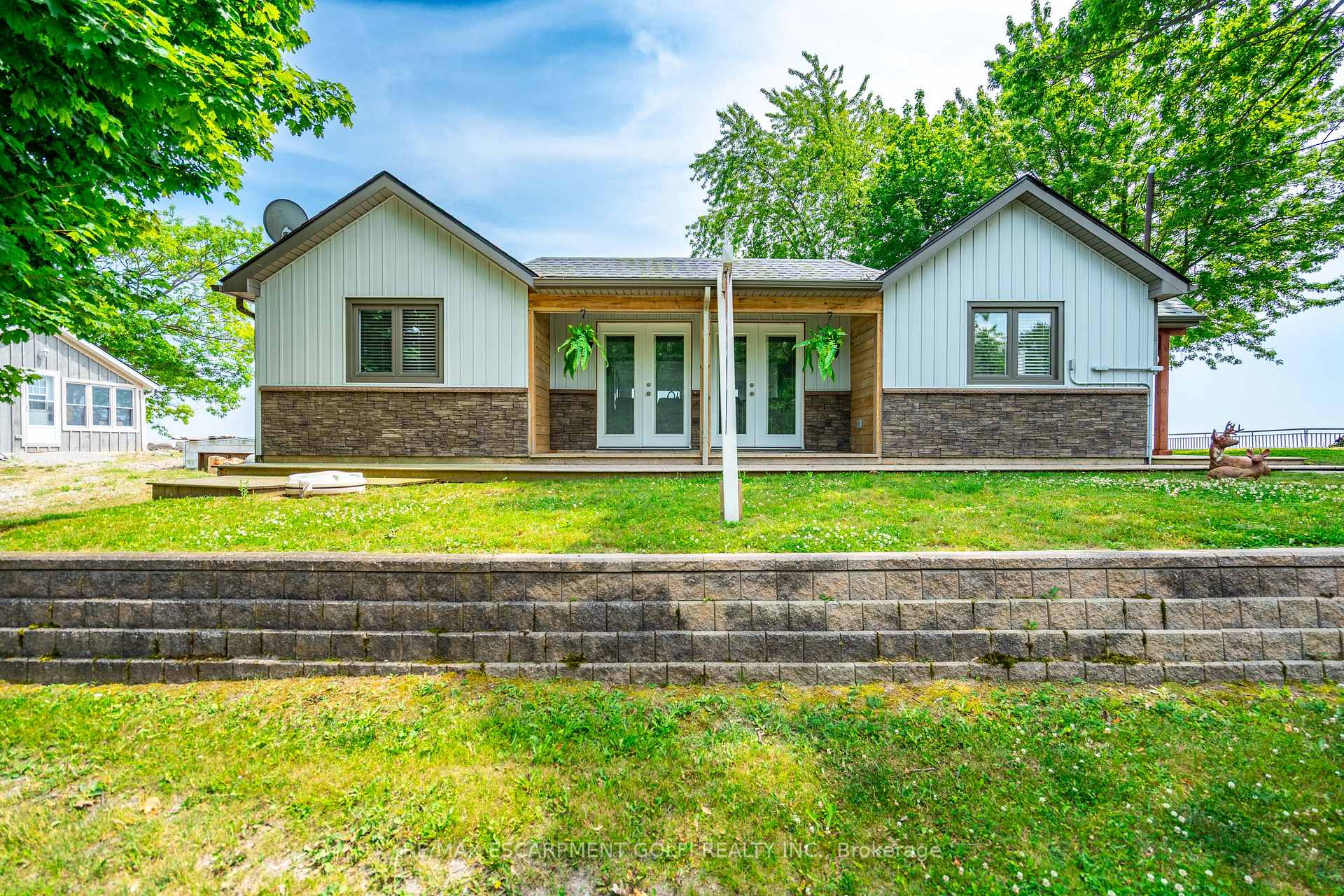 2094 LAKESHORE Road, Haldimand, ON N1A 2W8