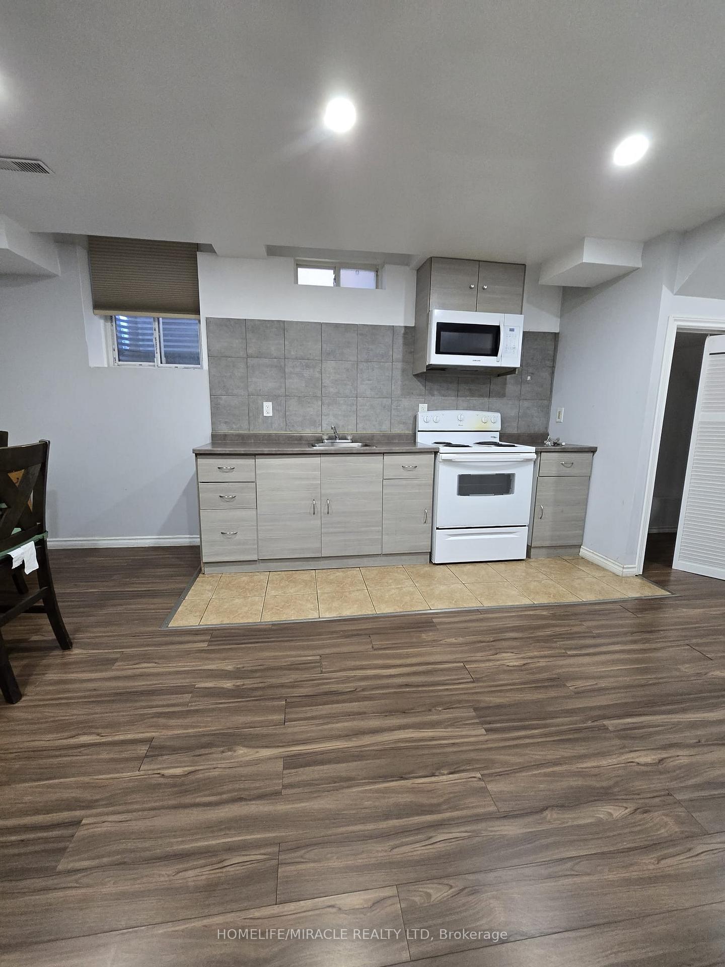 21 Chalkfarm Crescent, Brampton, ON L7A 3V8