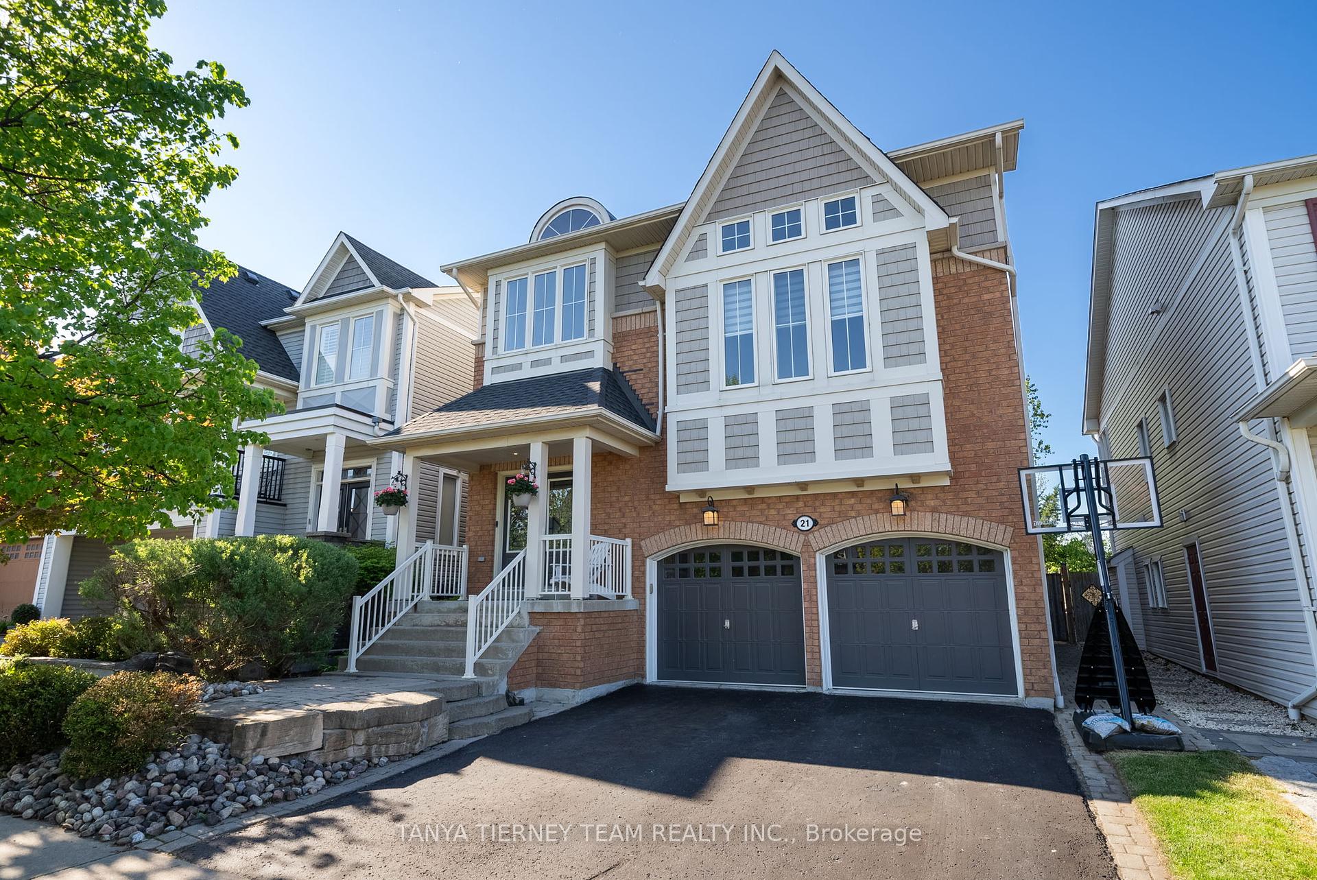 21 Eastgate Circle, Whitby, ON L1M 2N3