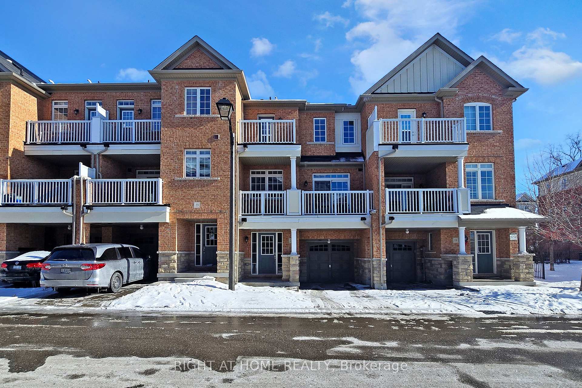 21 Fanny Grove Way, Markham, ON L6E 0T6