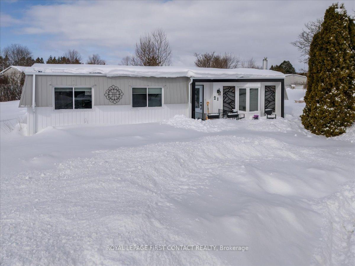 21 Hearts Content, Innisfil, ON L9S 1S1