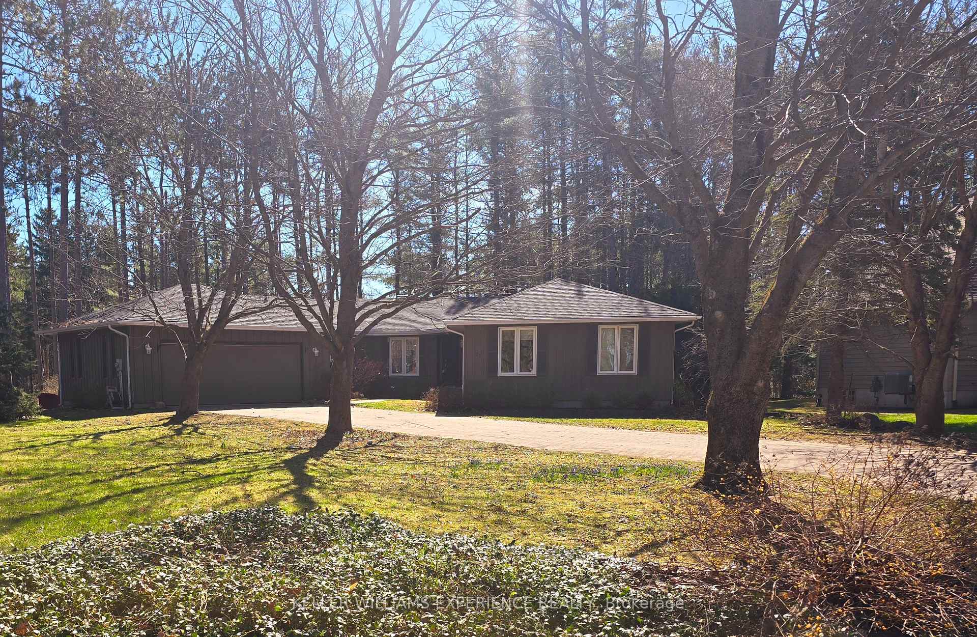 21 HIGHLAND Drive, Oro-Medonte, ON L0L 2L0