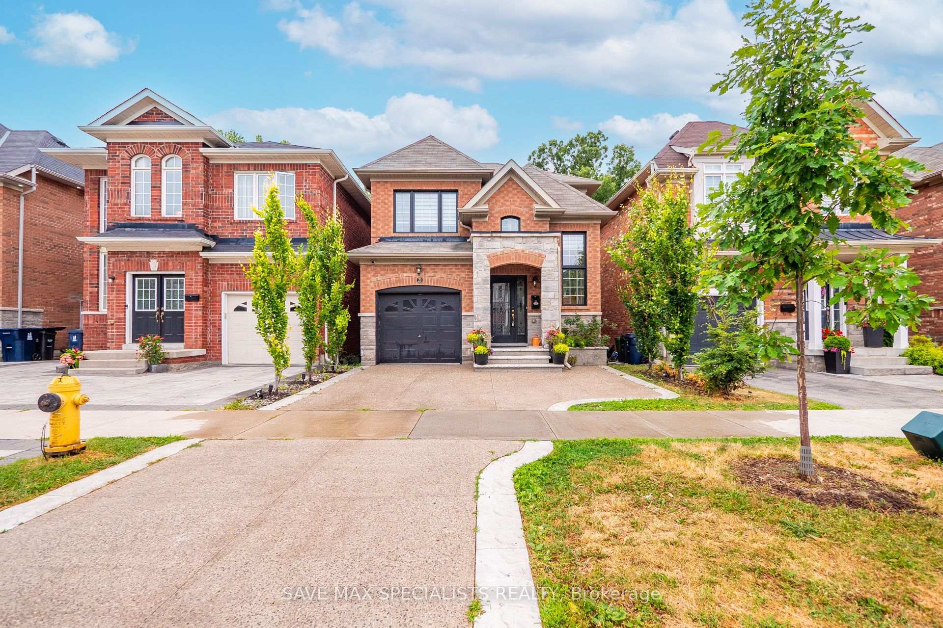 21 Isaac Devins Boulevard, Toronto, ON M9M 0C7