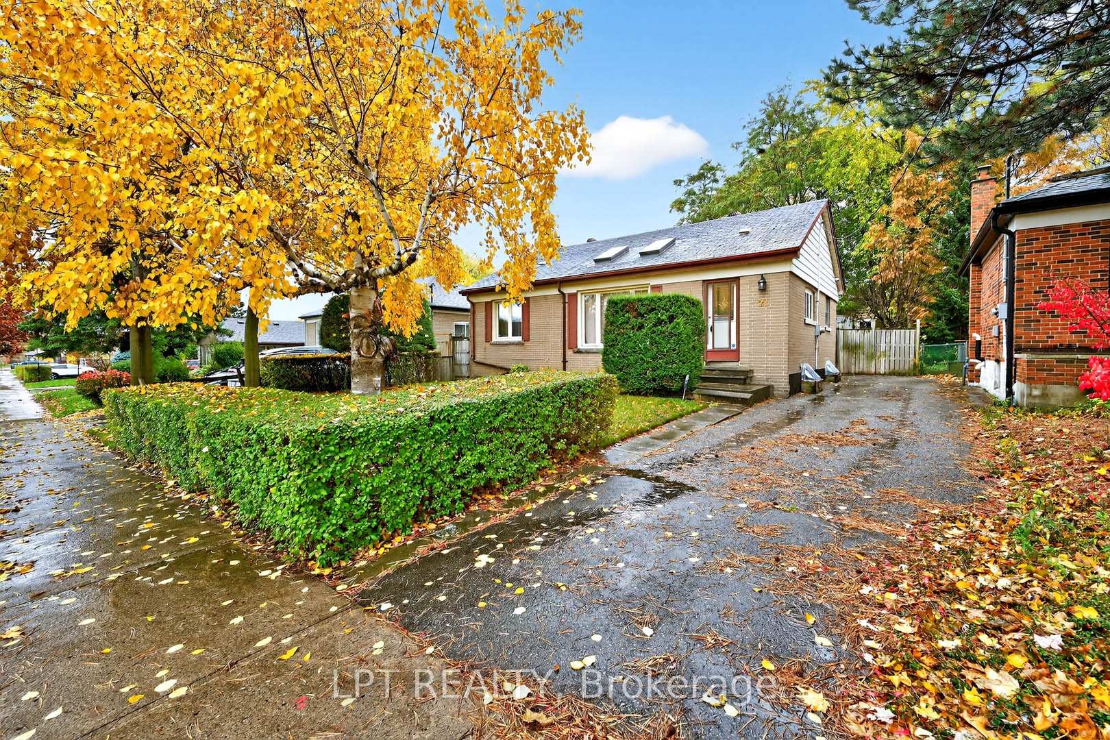 21 Knowlton Drive, Toronto, ON M1M 2G8
