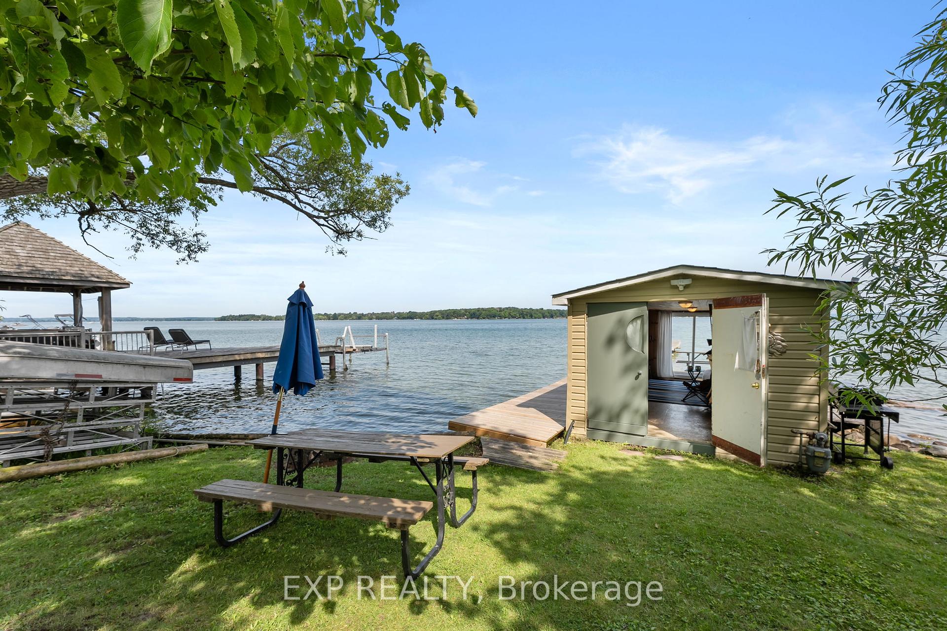 21 Lake Drive E, Georgina, ON L4P 3E9