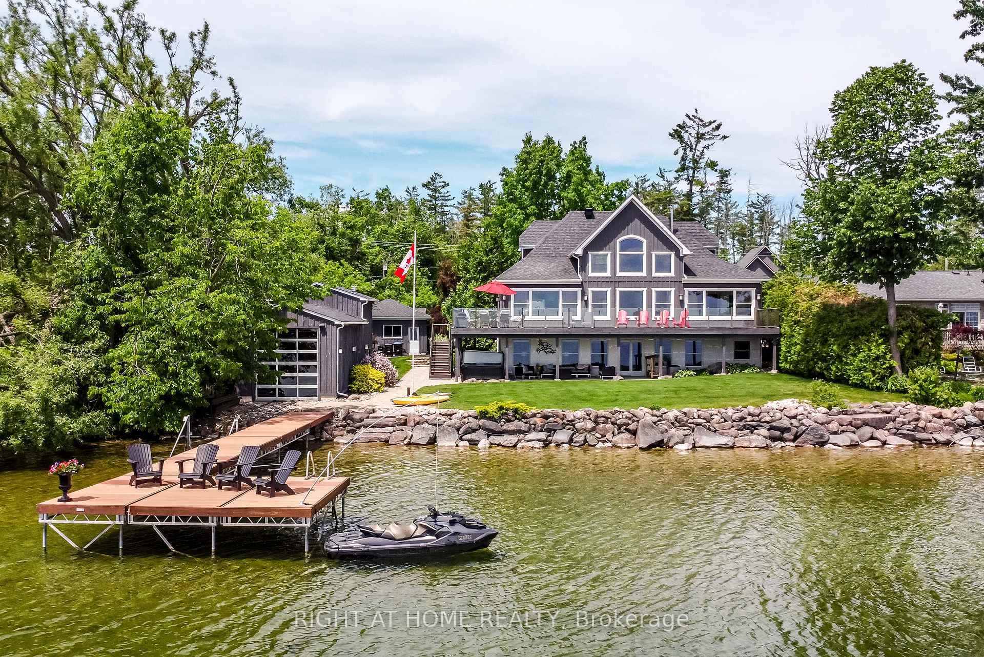 21 Lakeshore Road E, Oro-Medonte, ON L0L 2E0