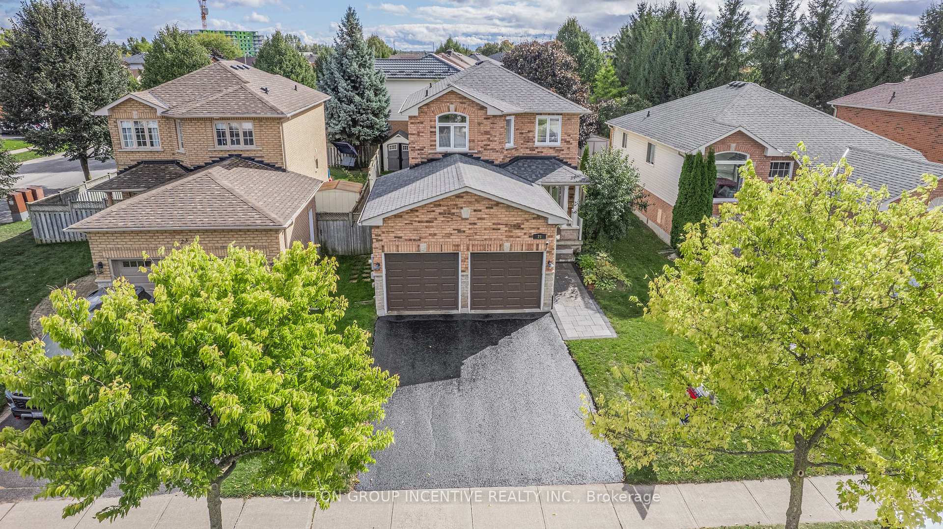 21 Leslie Avenue, Barrie, ON L4N 9N9