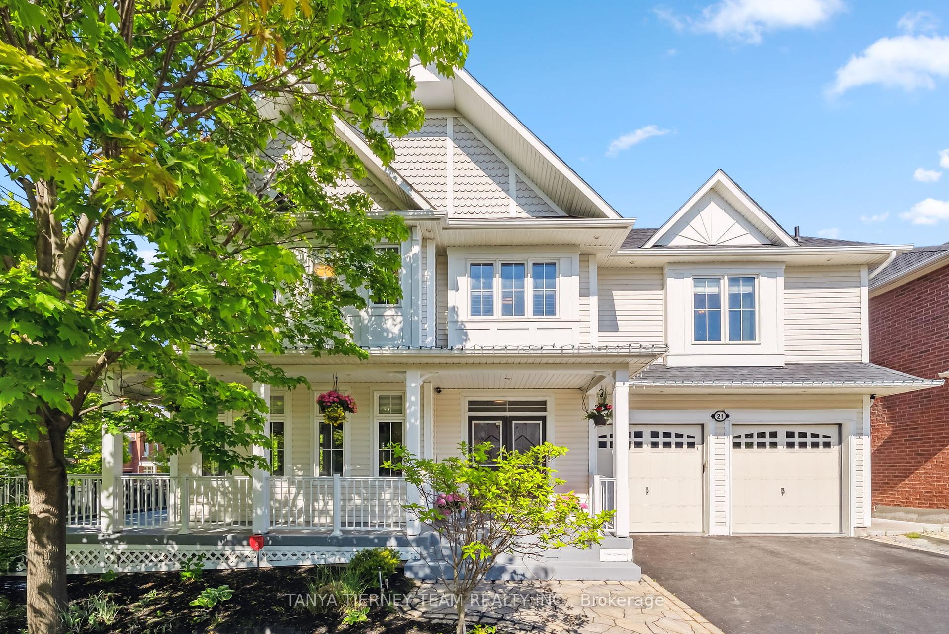 21 Rainbow Crescent, Whitby, ON L1M 2N6