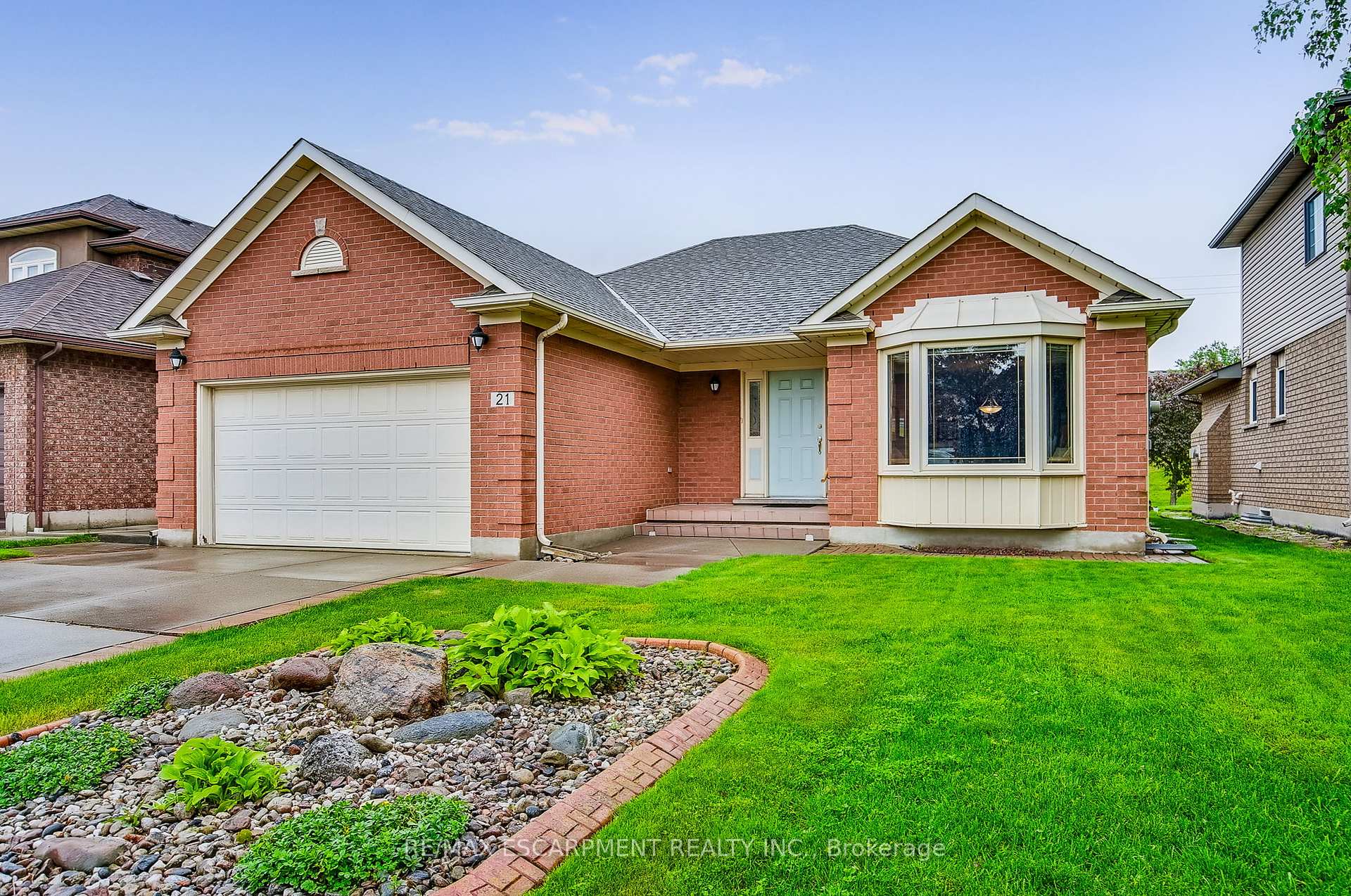 21 RIVIERA Ridge, Hamilton, ON L8E 5E6