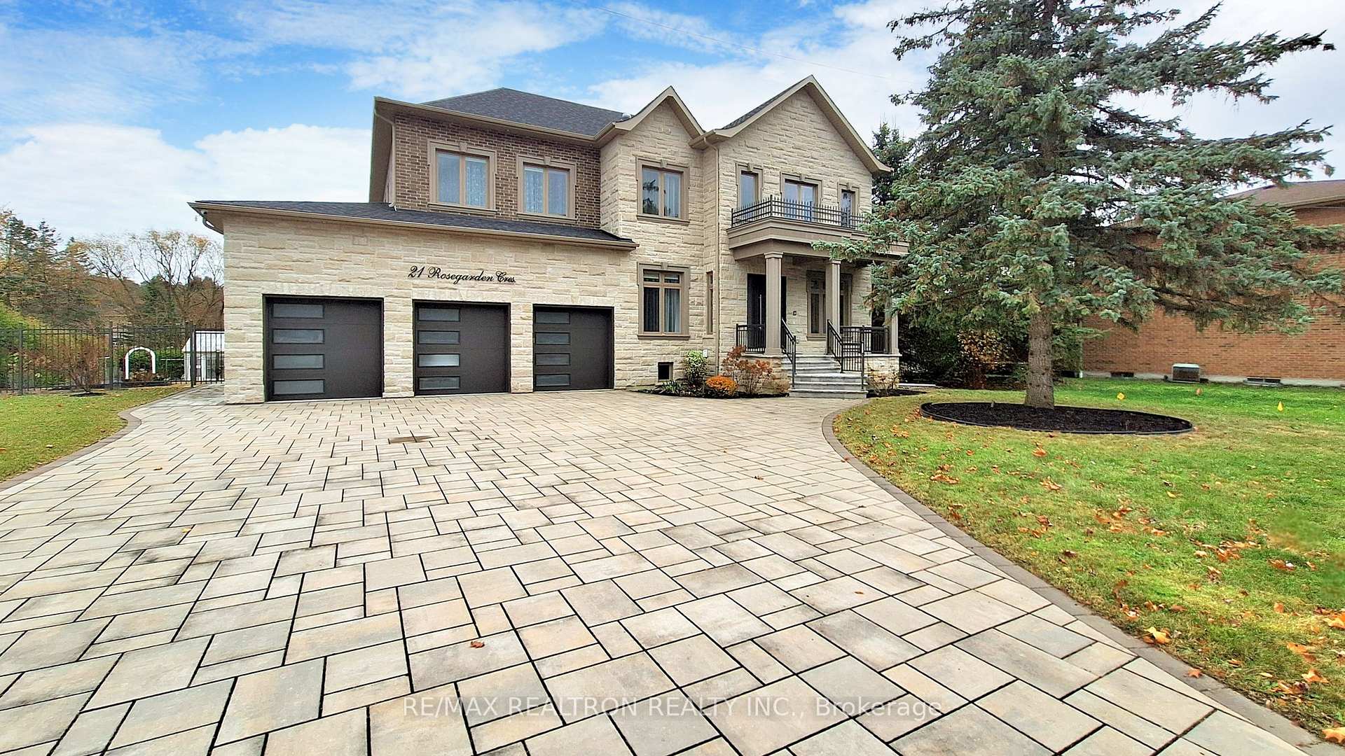 21 Rosegarden Crescent, Richmond Hill, ON L4E 2P3