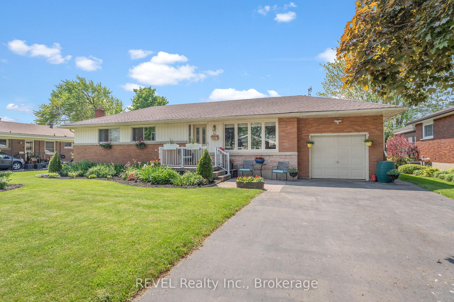 21 WESTMOUNT Crescent, Welland, ON L3C 2S5