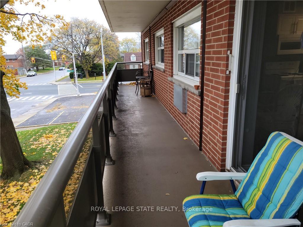 210 - 11 Woodman Drive S, Hamilton, ON L8K 4E3