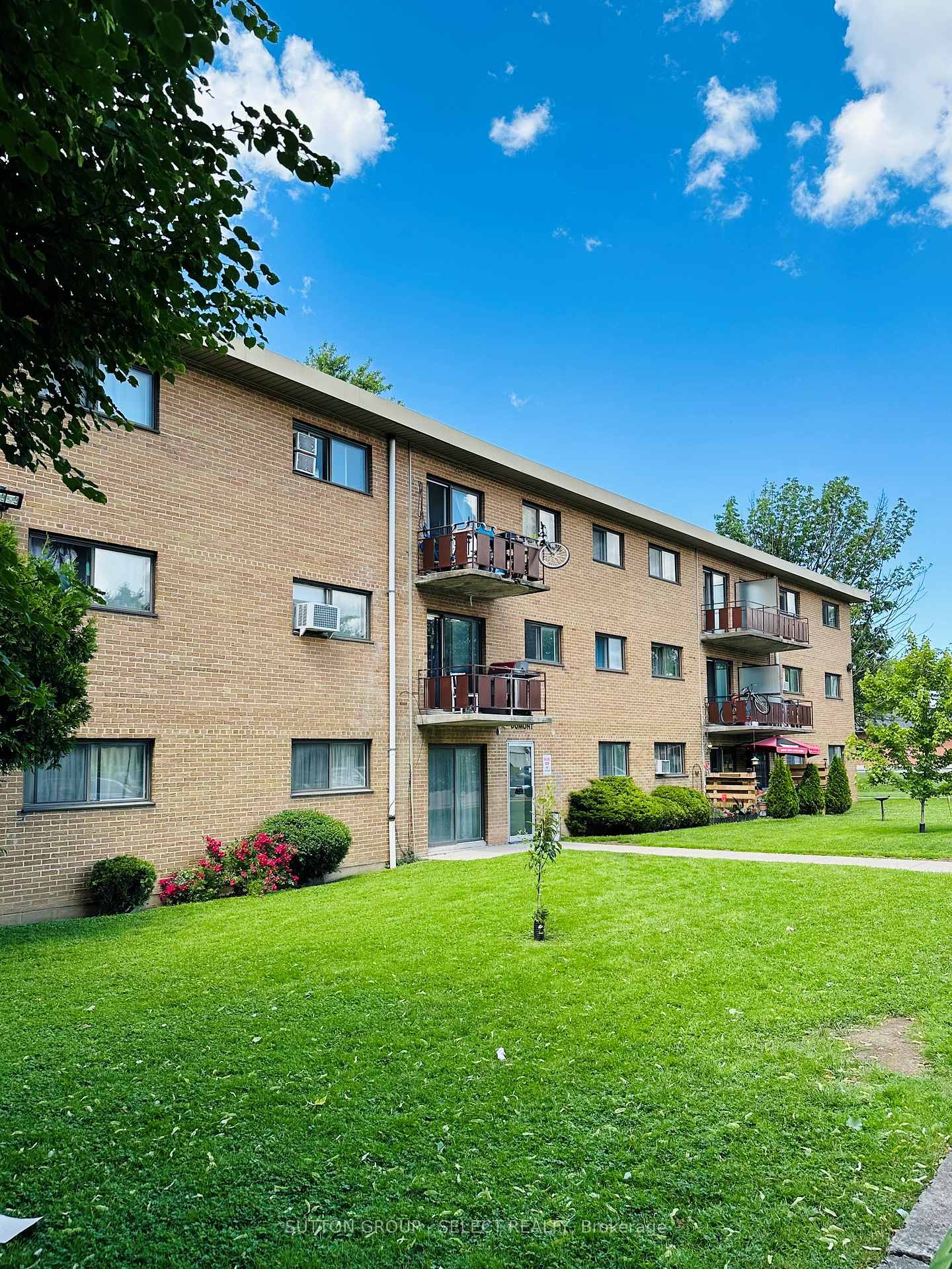 210 - 1830 Dumont Street, London, ON N5W 2S1