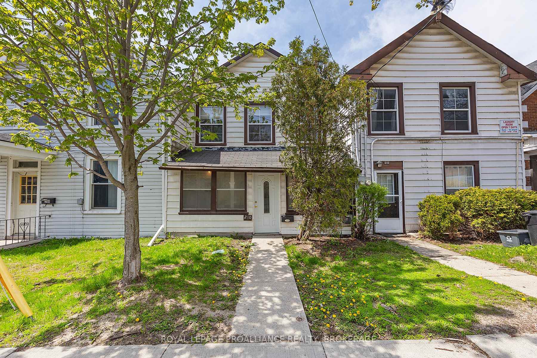 210-212 University Avenue, Kingston, ON K7L 3P6