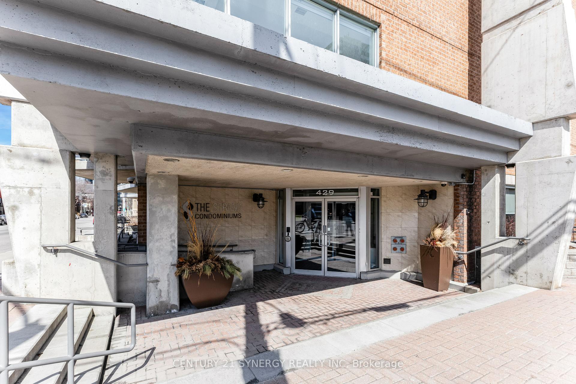 210 - 429 Somerset Street W, Ottawa Centre, ON K2P 2P5
