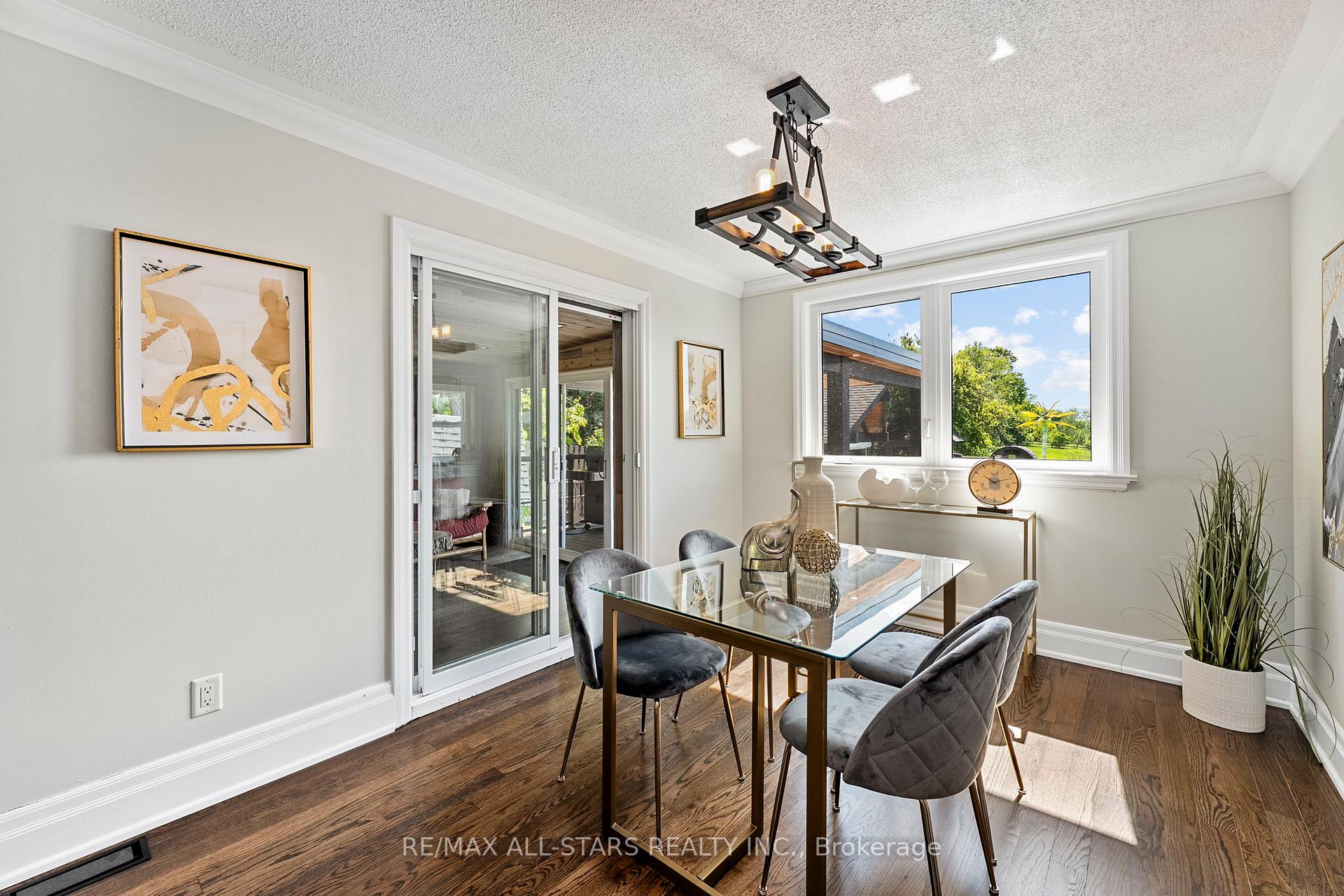21002 Leslie Street, East Gwillimbury, ON L0G 1R0