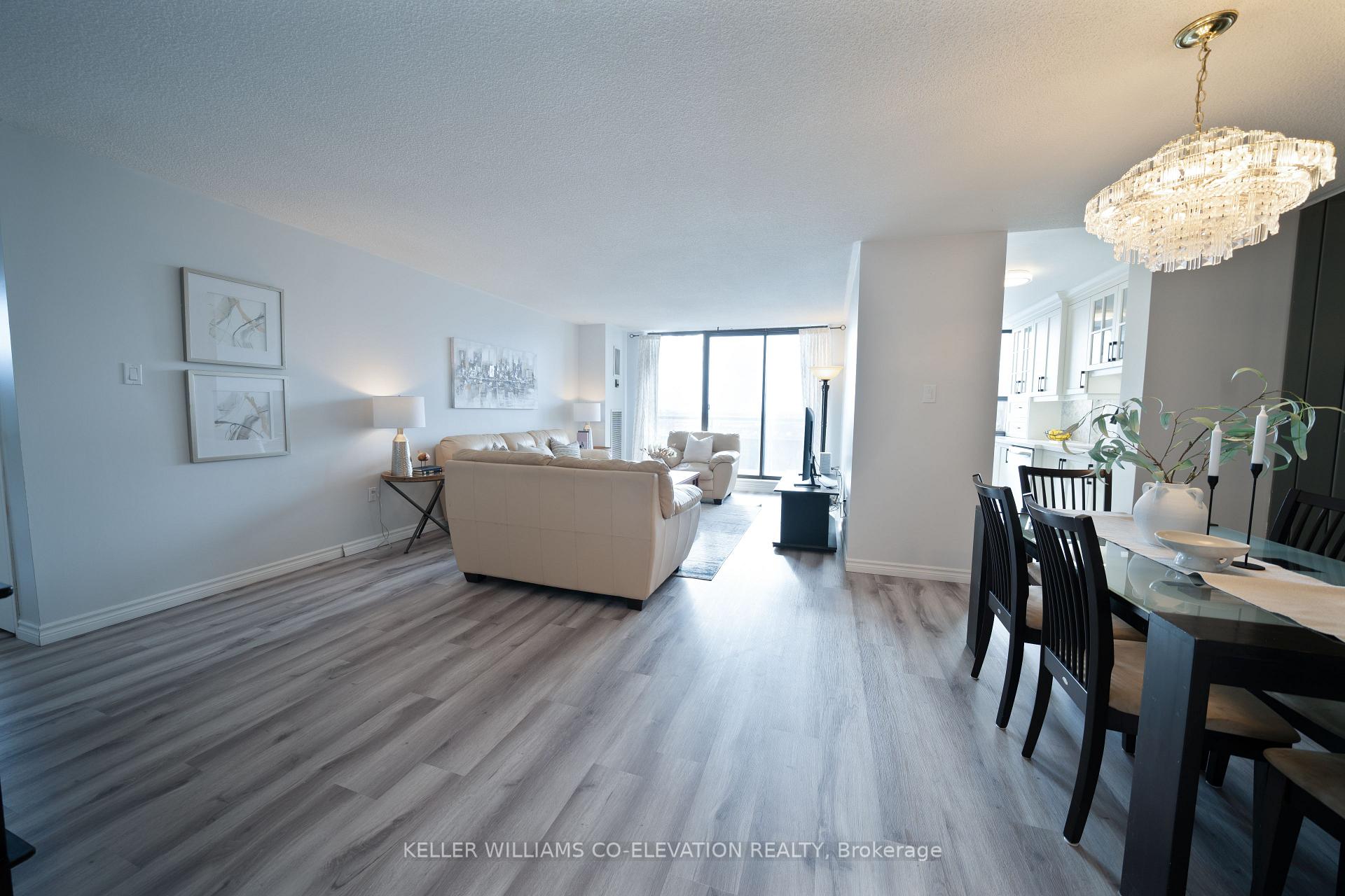 2102 - 4 Kings Cross Road, Brampton, ON L6T 3X8