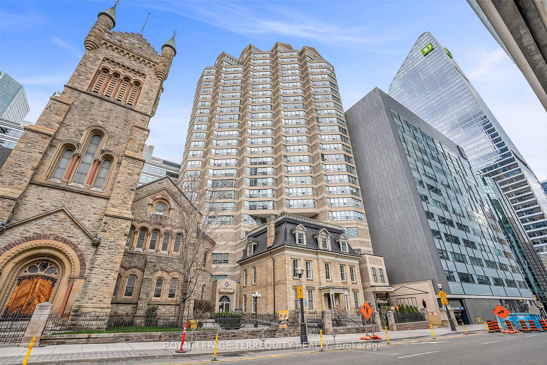 2103 - 71 Simcoe Street, Toronto, ON M5J 2S9