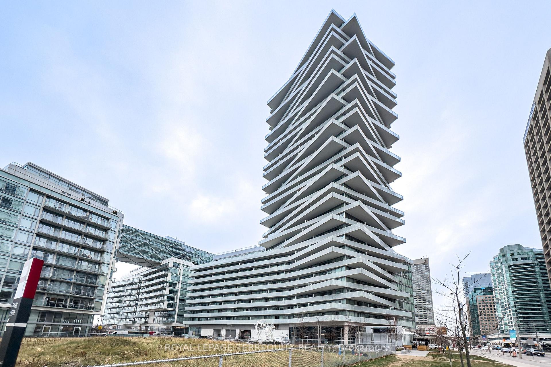 2107 - 15 Queens Quay, Toronto, ON M5E 0C5