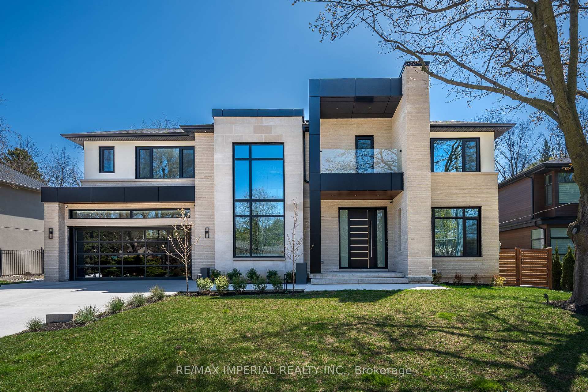 2108 Devon Road, Oakville, ON L6J 2N2