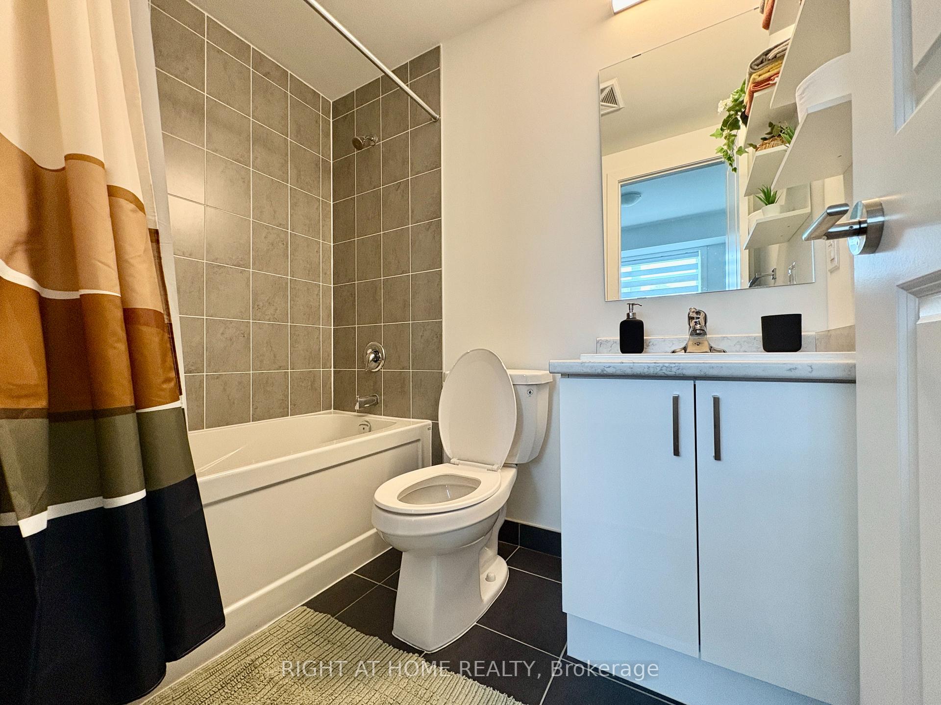 211 - 1085 Douglas McCurdy Common, Mississauga, ON L5G 0C6