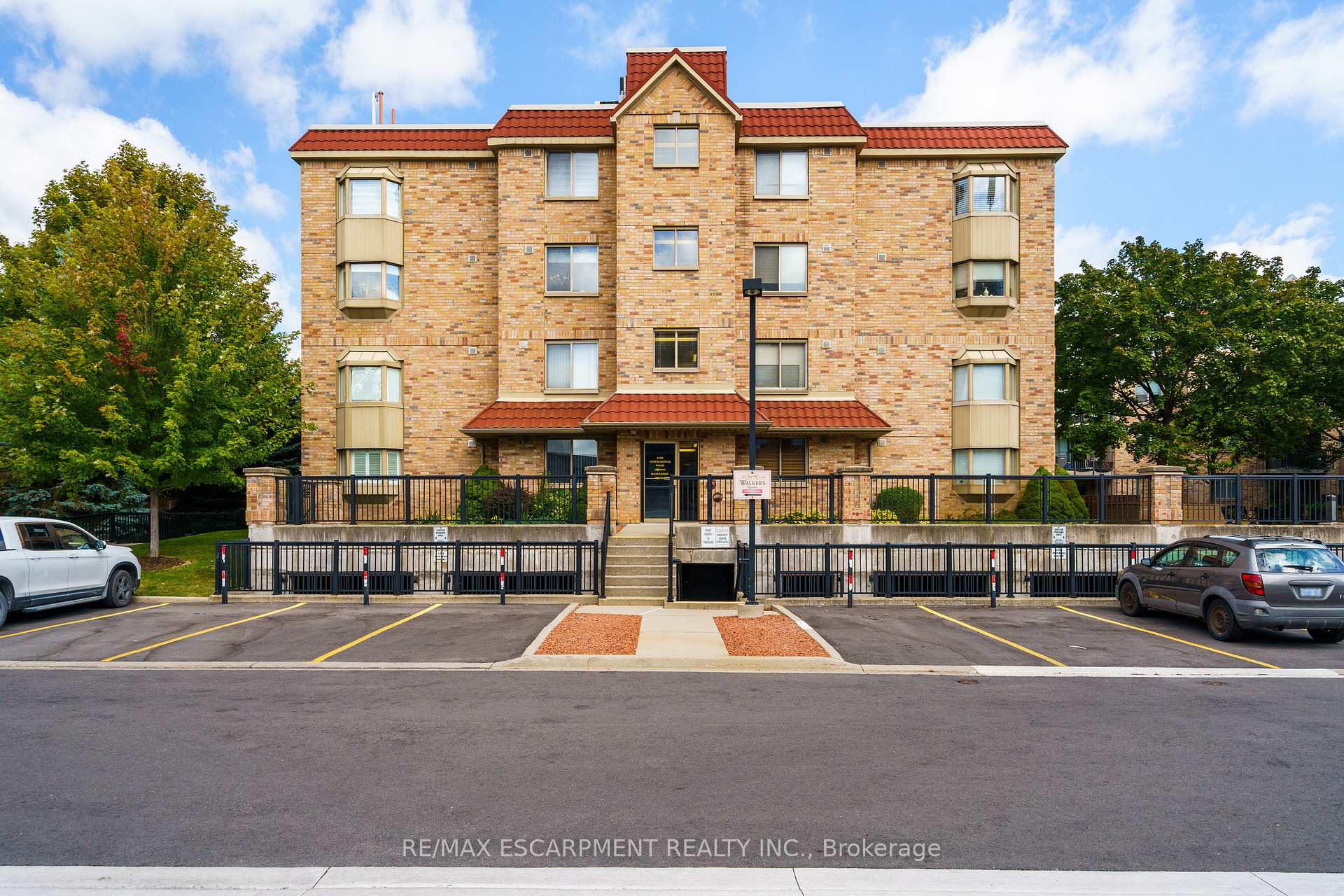 211 - 3499 Upper Middle Road, Burlington, ON L7M 4M7