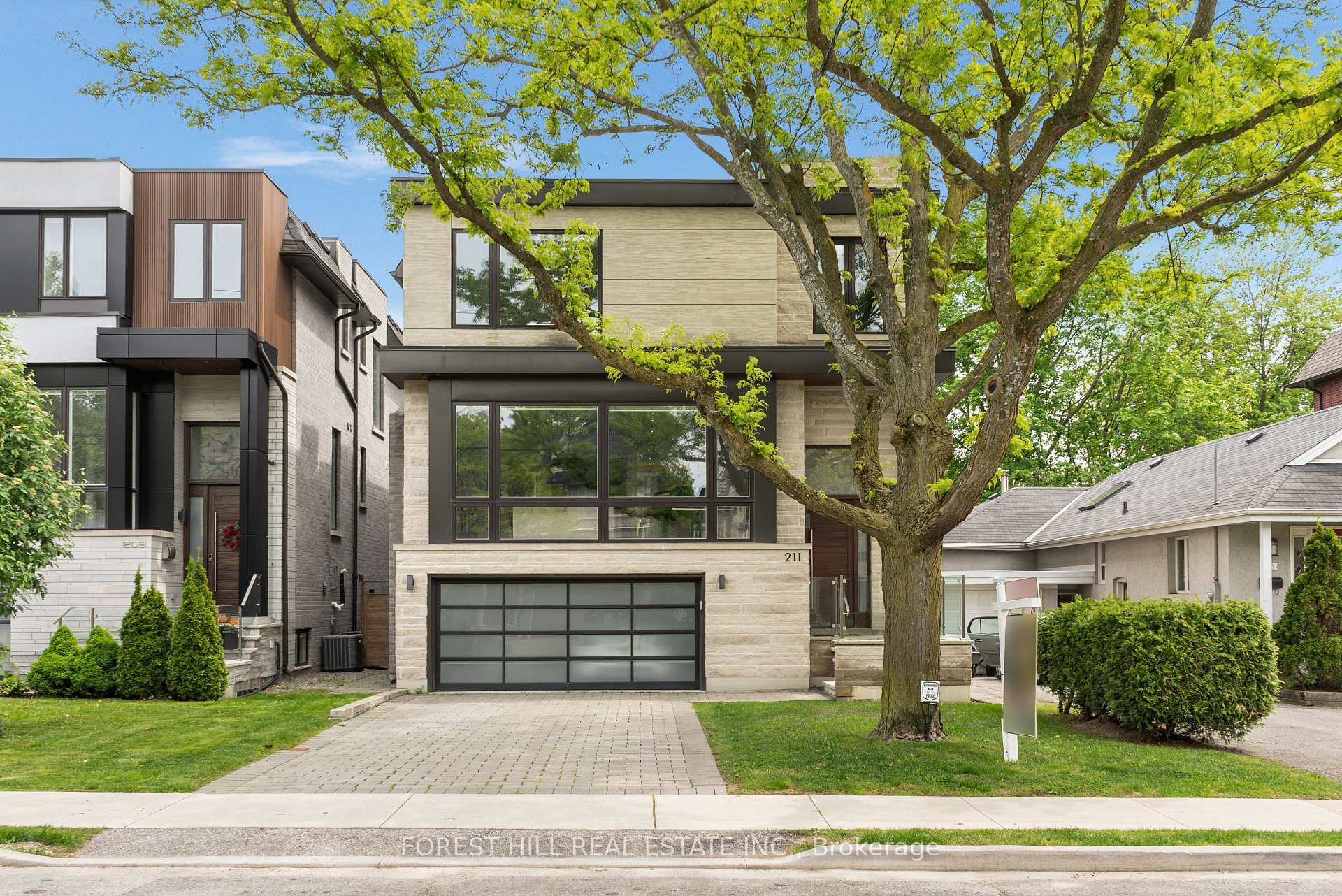 211 Johnston Avenue, Toronto, ON M2N 1H4