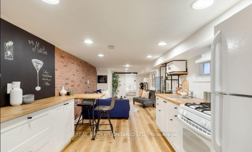 211 Markham Street, Toronto, ON M6J 2G7