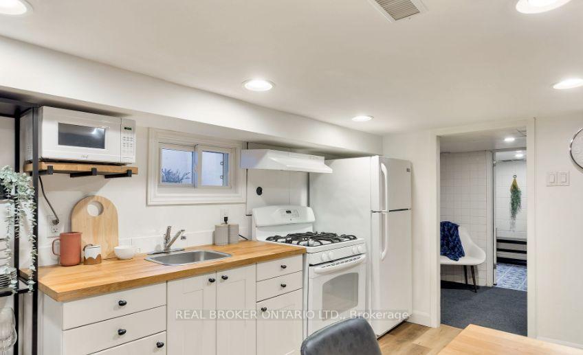 211 Markham Street, Toronto, ON M6J 2G7