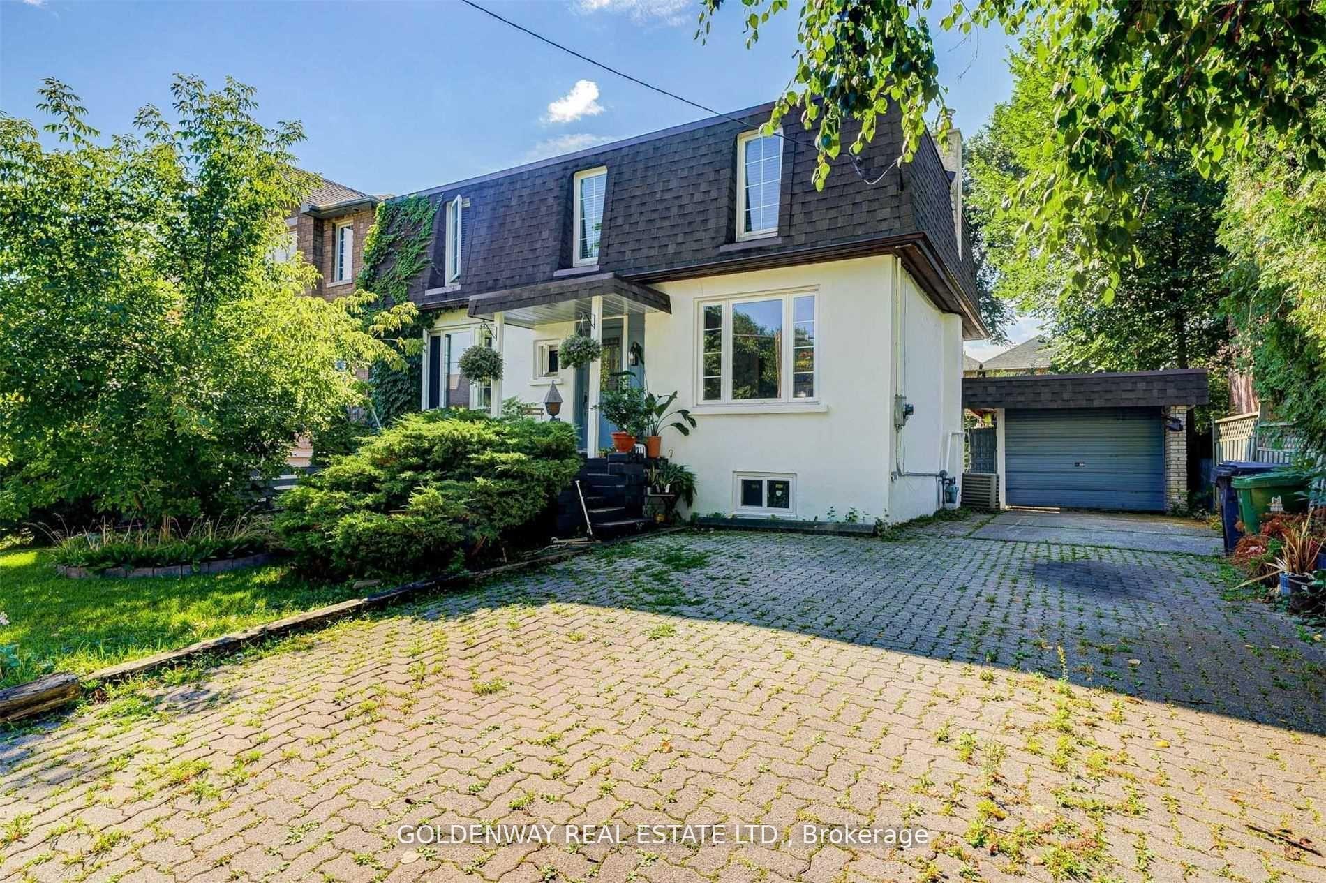 211 Pemberton Avenue, Toronto, ON M2M 1Y9