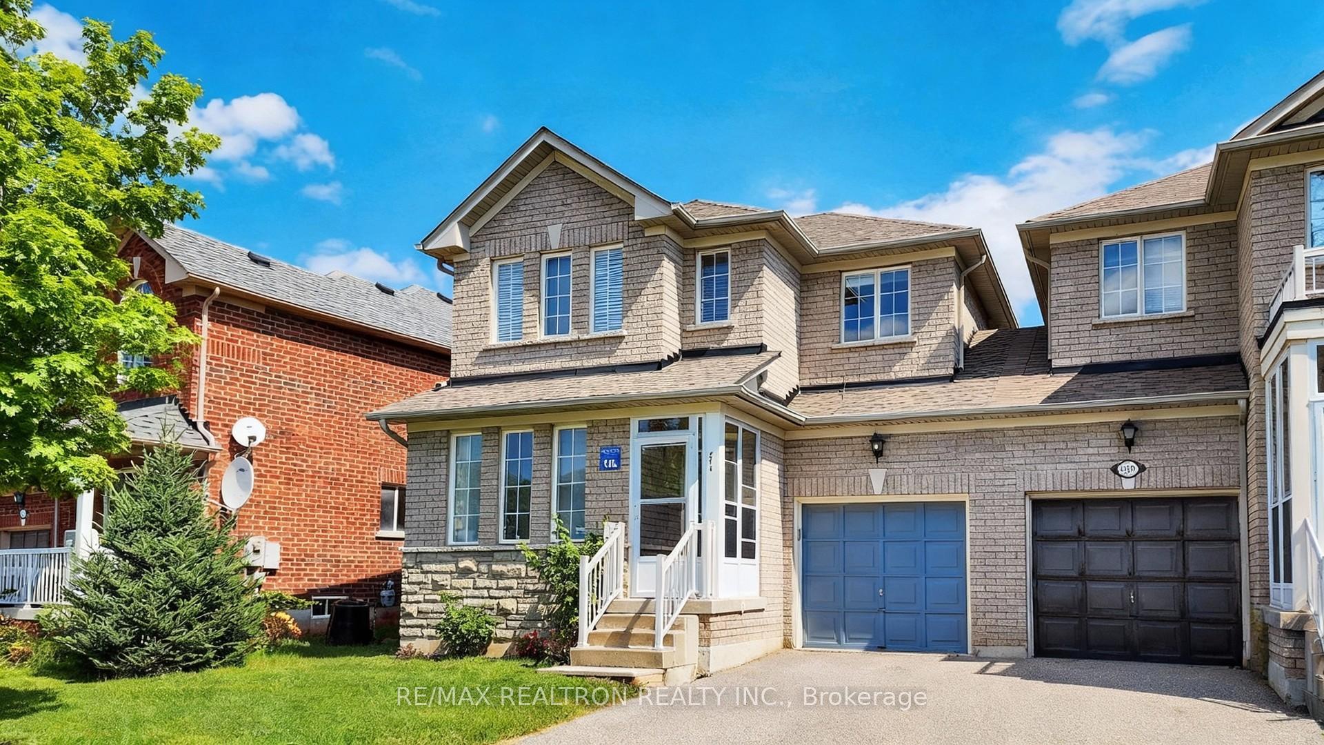 211 Red Maple Road, Richmond Hill, ON L4B 4S8