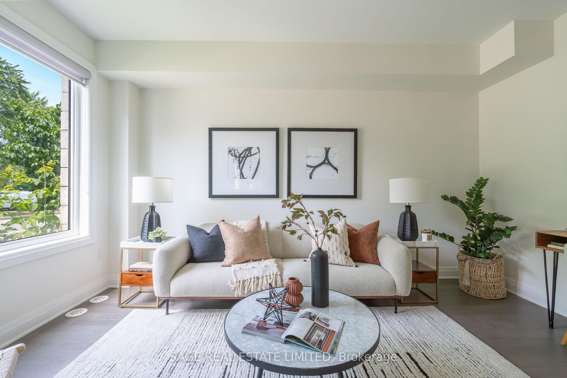 211 The Donway E, Toronto, ON M3B 2Y8