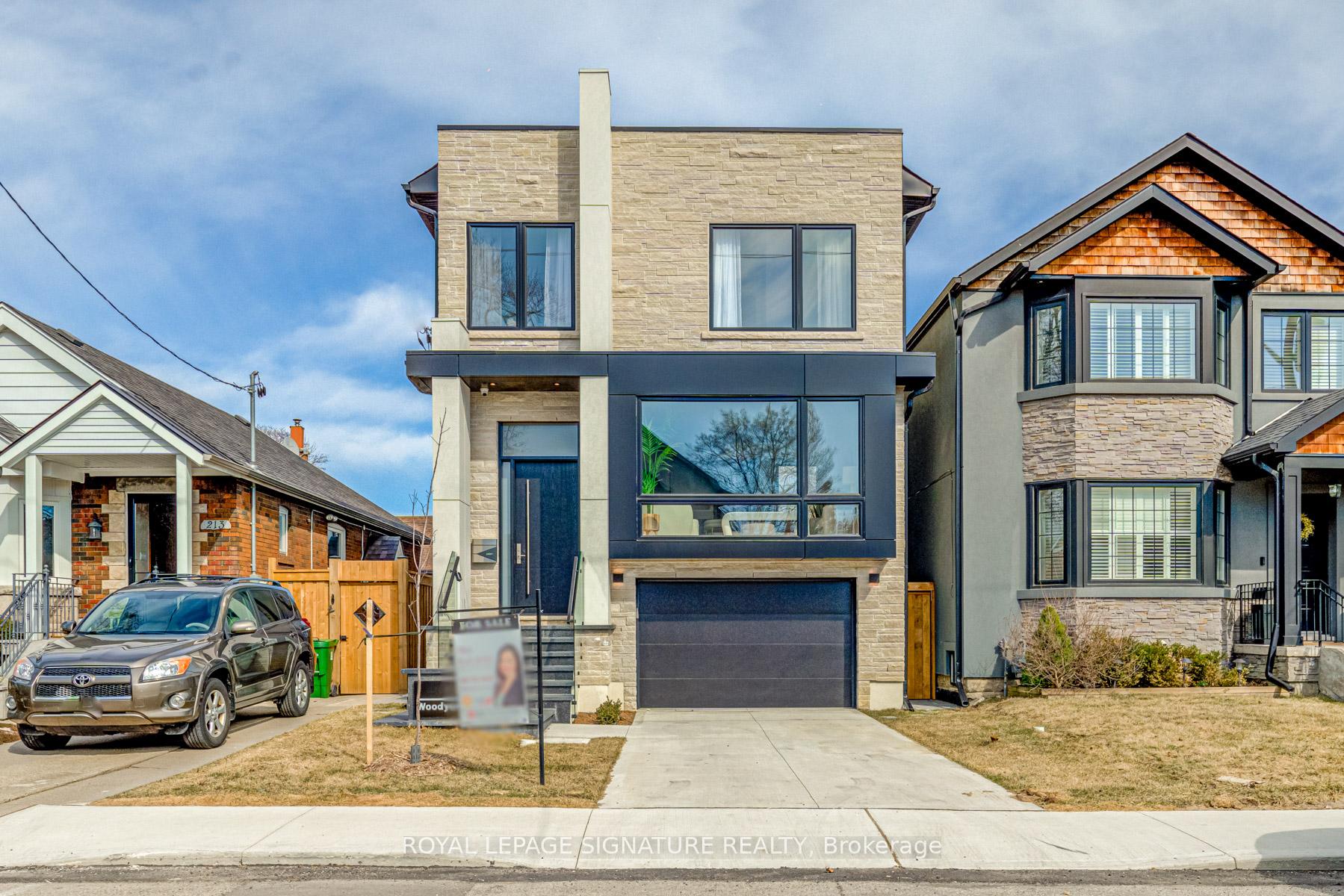 211 Woodycrest Avenue, Toronto, ON M4J 3C4