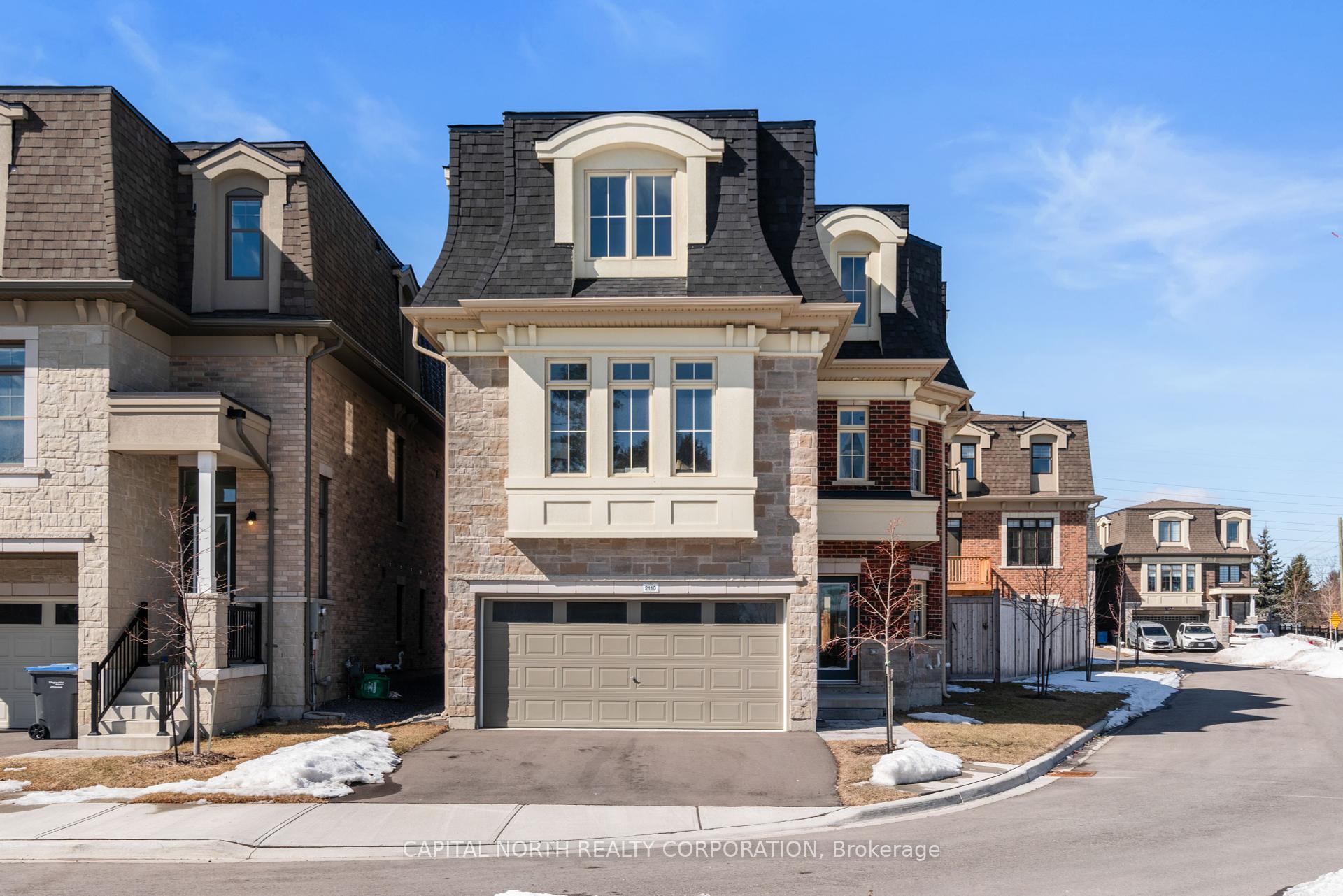 2110 Royal Gala Circle, Mississauga, ON L4Y 0H2