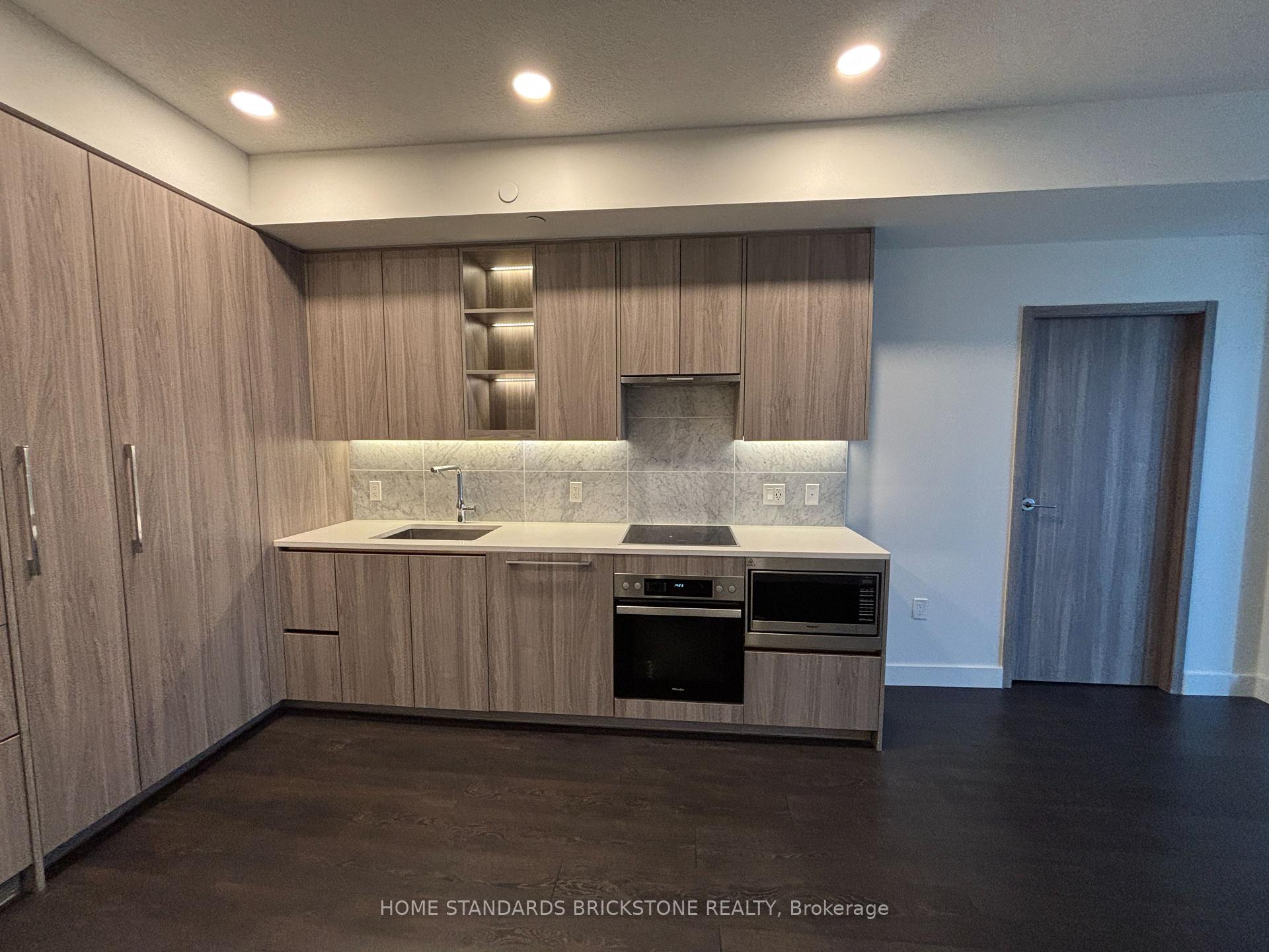 2112 - 85 Mcmahon Drive, Toronto, ON M2K 0C1