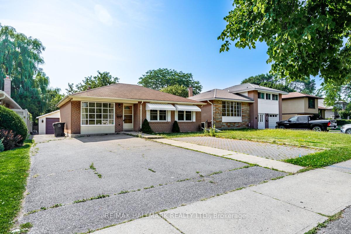 LOWER - 2112 TRUSCOTT Drive, Mississauga, ON L5J 2A6