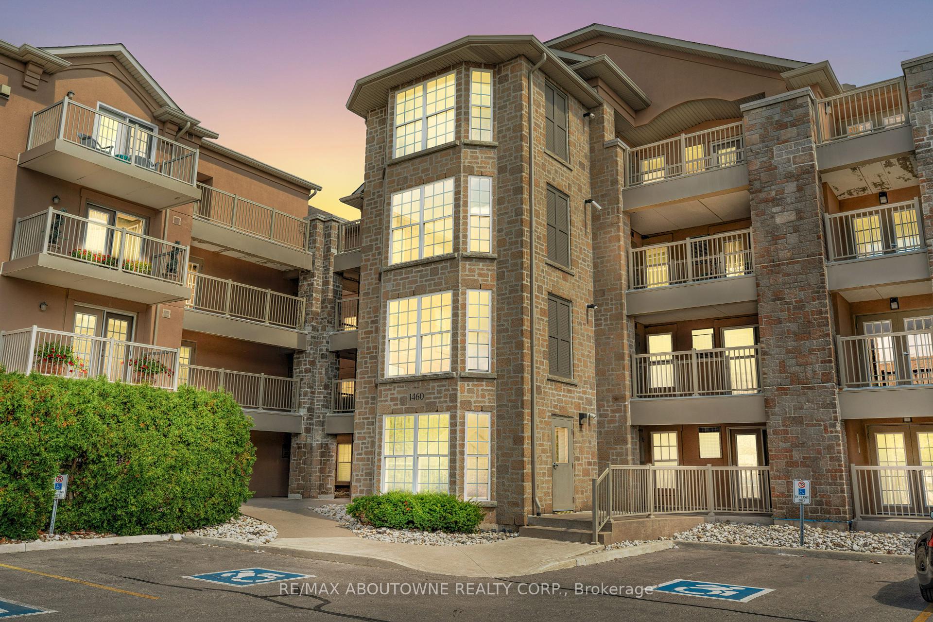 212 - 1460 Bishops Gate, Oakville, ON L6M 4N5